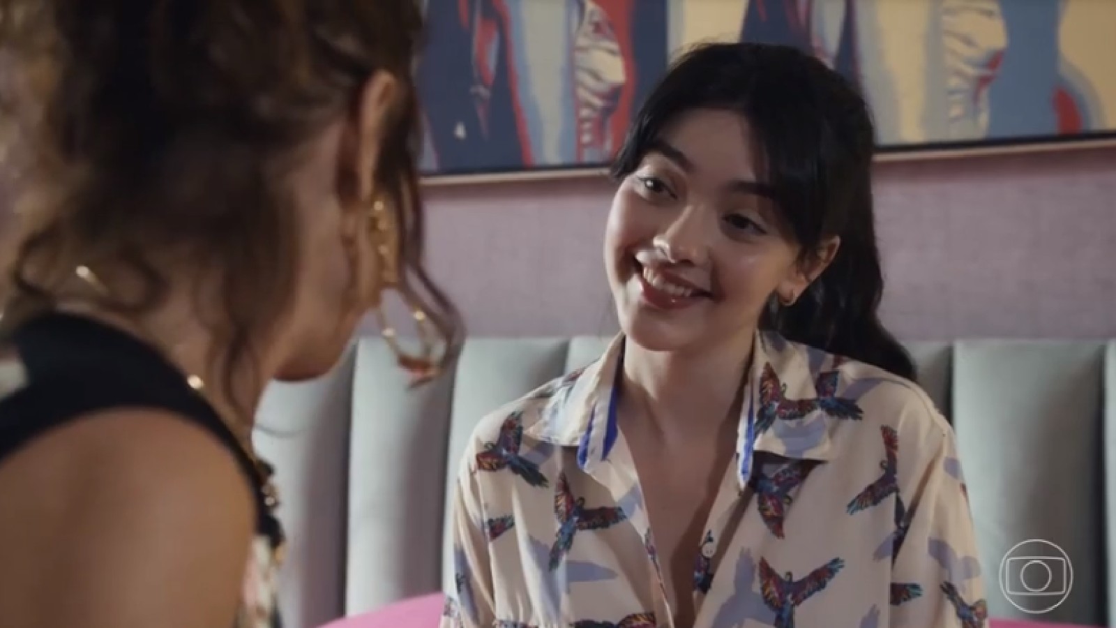 Quem é a atriz que interpreta Júlia, a melhor amiga de Chiara em ...