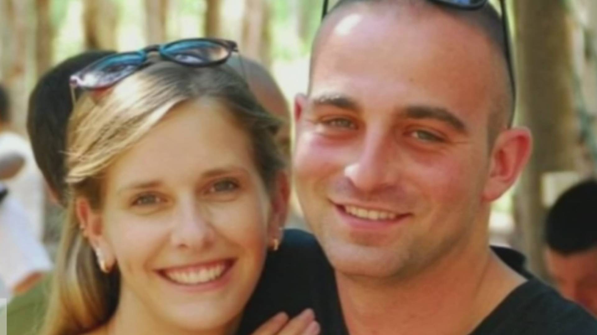 Hallan vivos a dos bebés que fueron escondidos en un búnker durante los ...