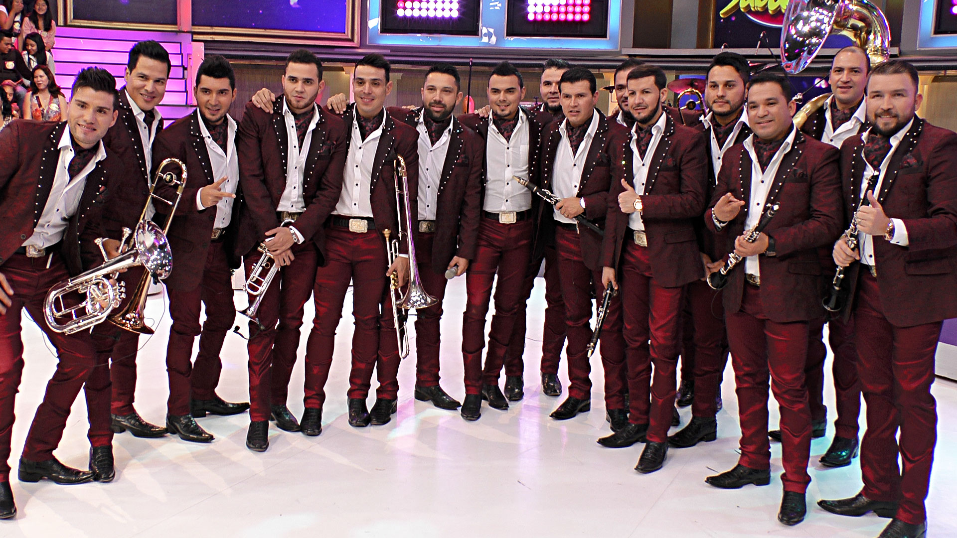 La Banda El Recodo quiere a una sexy famosa en sus videos, ¿quién es ...