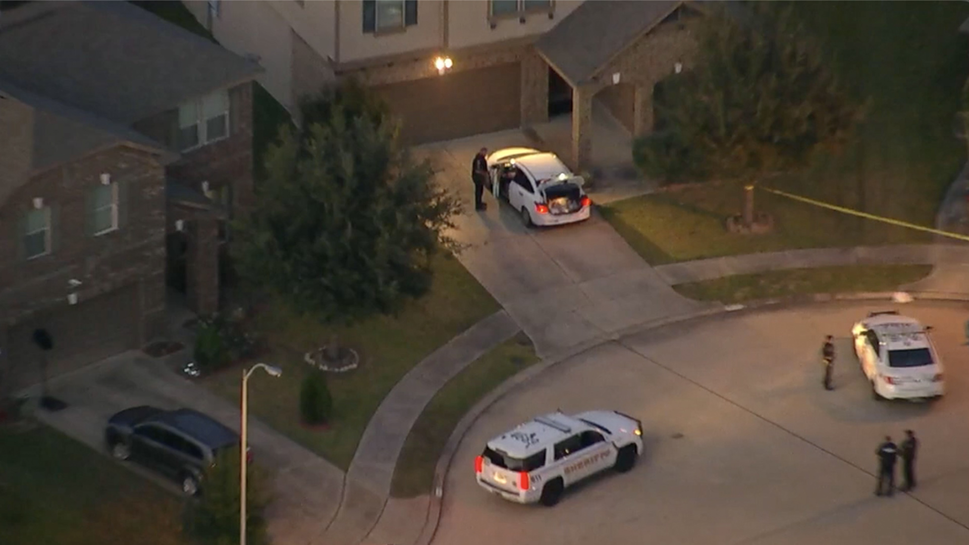Mujer llama a la policía porque había un intruso en su casa y luego ...