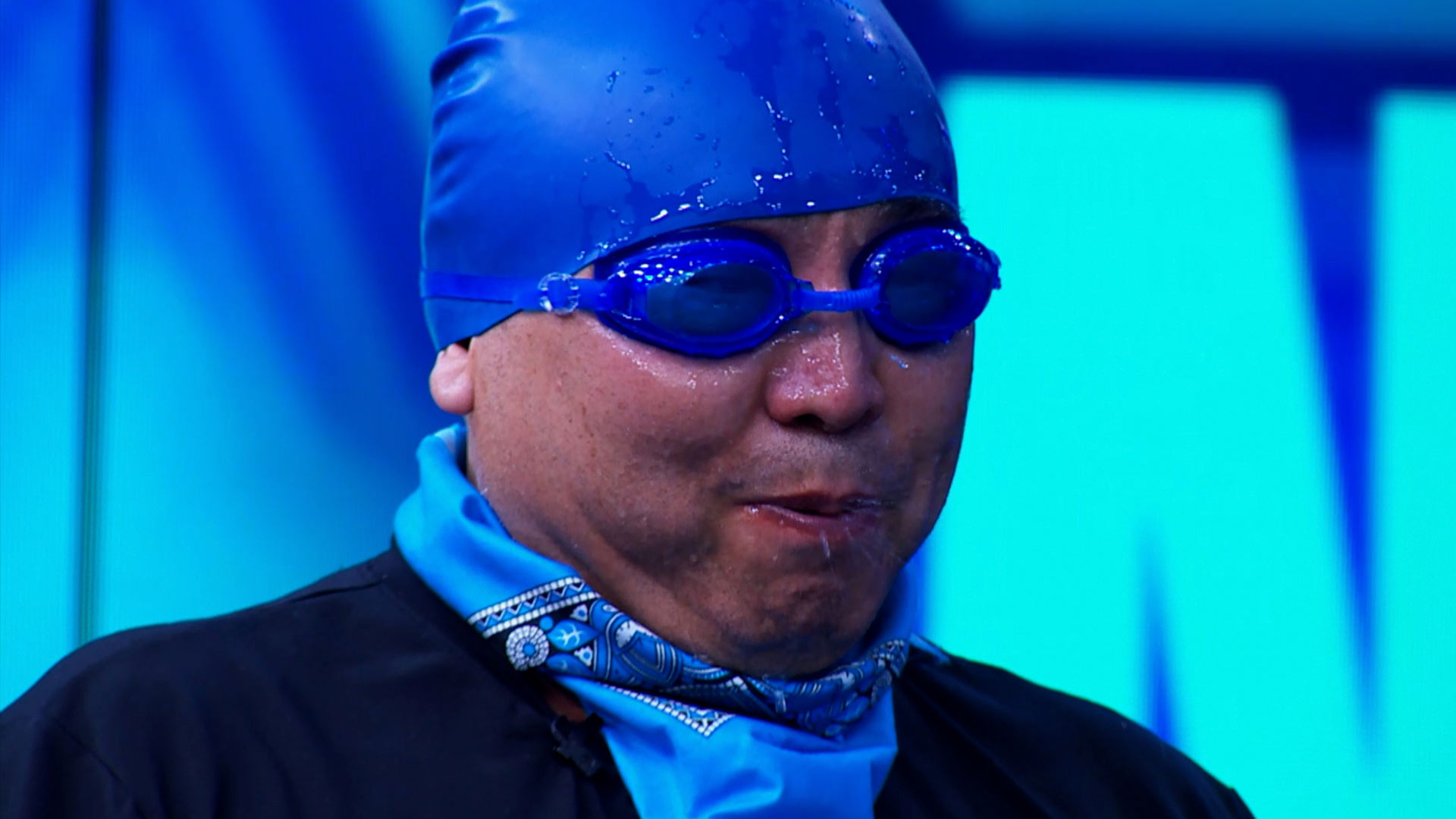 Roberto Tello rompe récord de inmersión en Vence a las Estrellas ...