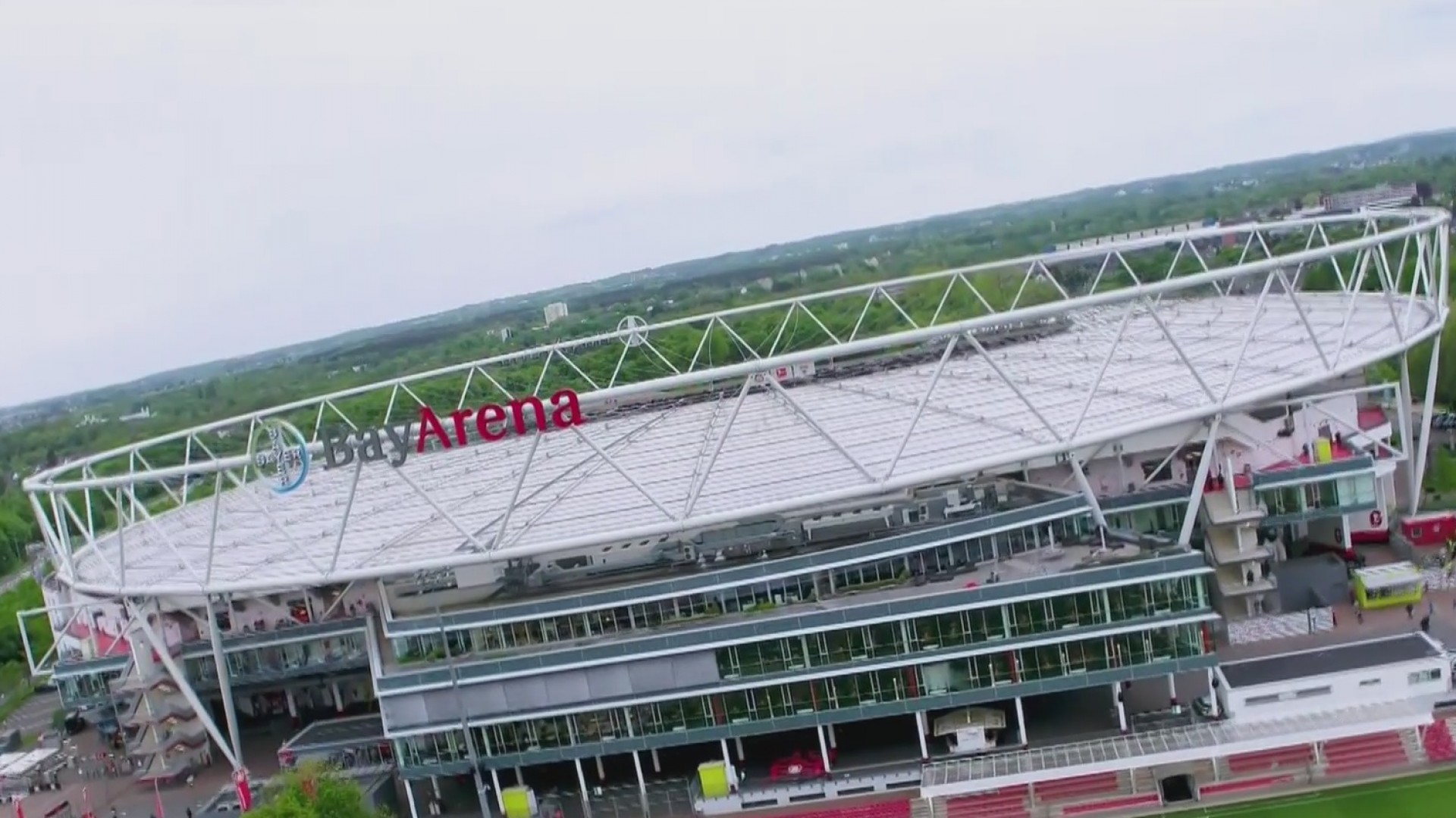 Así es el BayArena, la pequeña y hermosa casa de Bayer Leverkusen ...