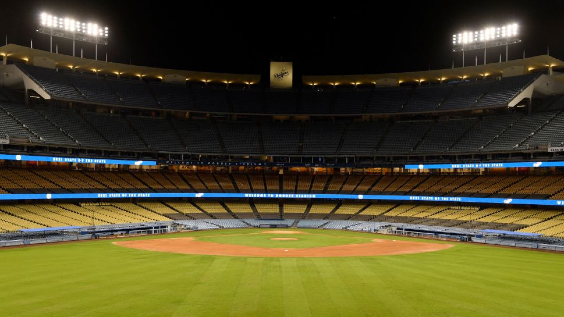 Fanaticos vuelven al estadio para el primer partido de los Dodgers en ...