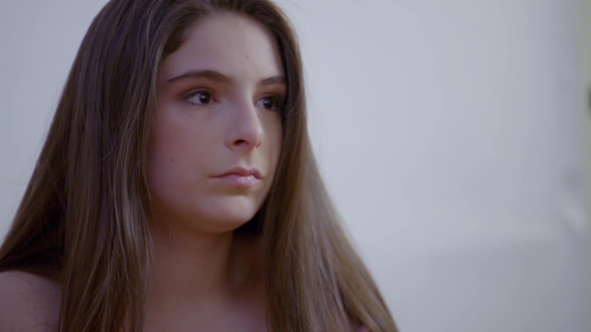 Gina acepta vender “su pack” para ganar dinero en La Rosa de Guadalupe ...