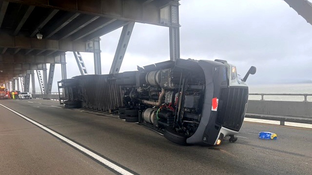 Área de la Bahía: Fuertes vientos provocan que 274,000 viviendas y ...