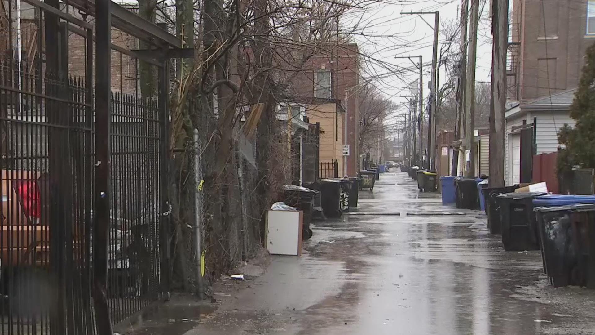 Encuentran el cuerpo sin vida de una mujer en un callejón de La Villita | Video | Univision ...