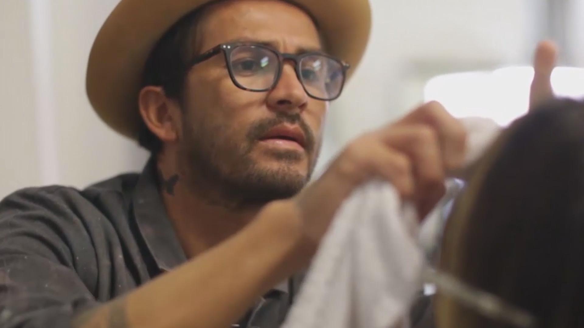 Johnny Ramirez: El hairdresser de las estrellas en Beverly Hills ...