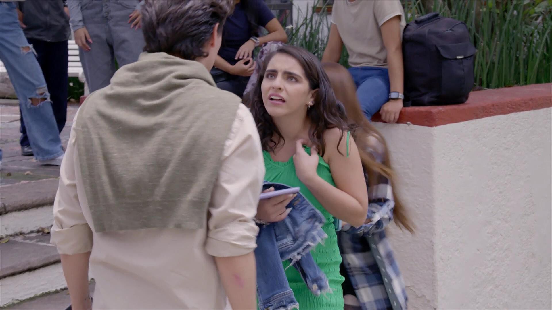 Axel rompe el vestido de Irene y su mejor amiga la defiende en La Rosa de Guadalupe | Shows La ...