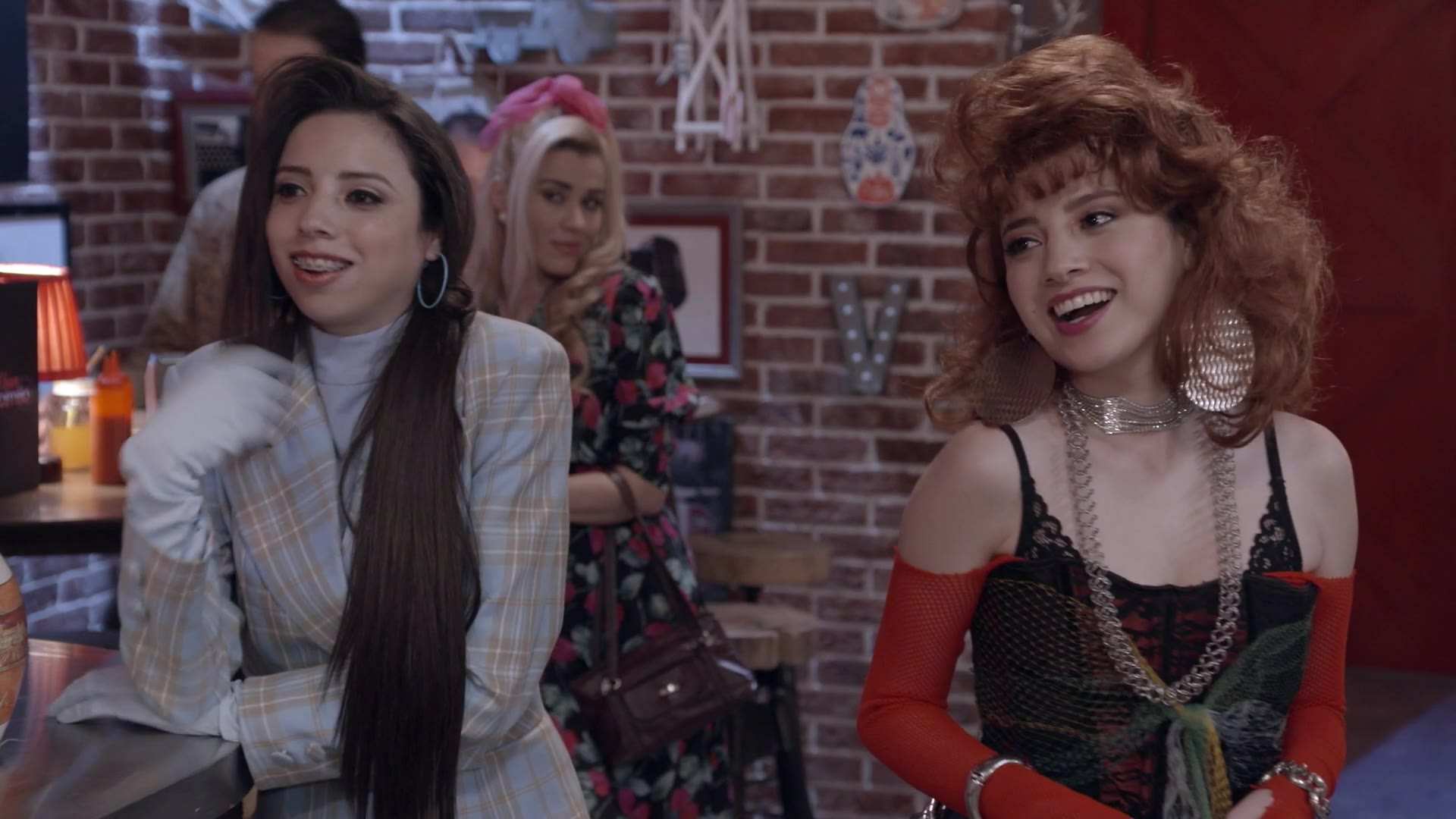 Así empezó la rivalidad de ‘Lorenza’ y ‘Raymunda’ en ‘Lorenza, bebé a ...