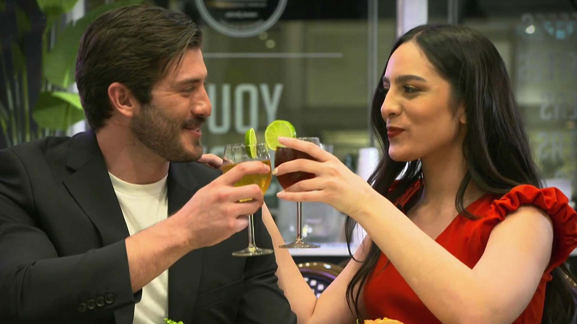 Armando y Alana brindaron "por esos cariñitos que vienen en camino ...