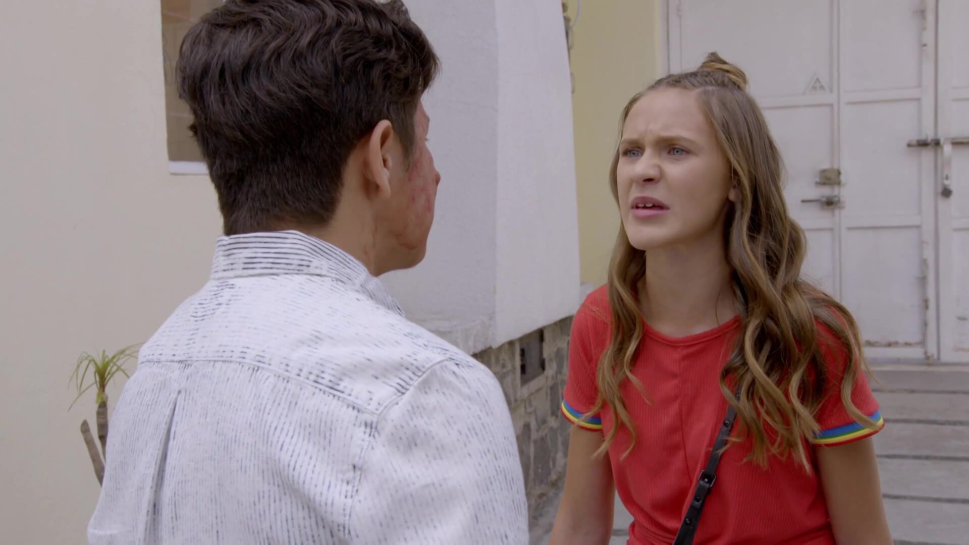 La Rosa de Guadalupe: Natalia corta con Mario por culpa de su acné ...