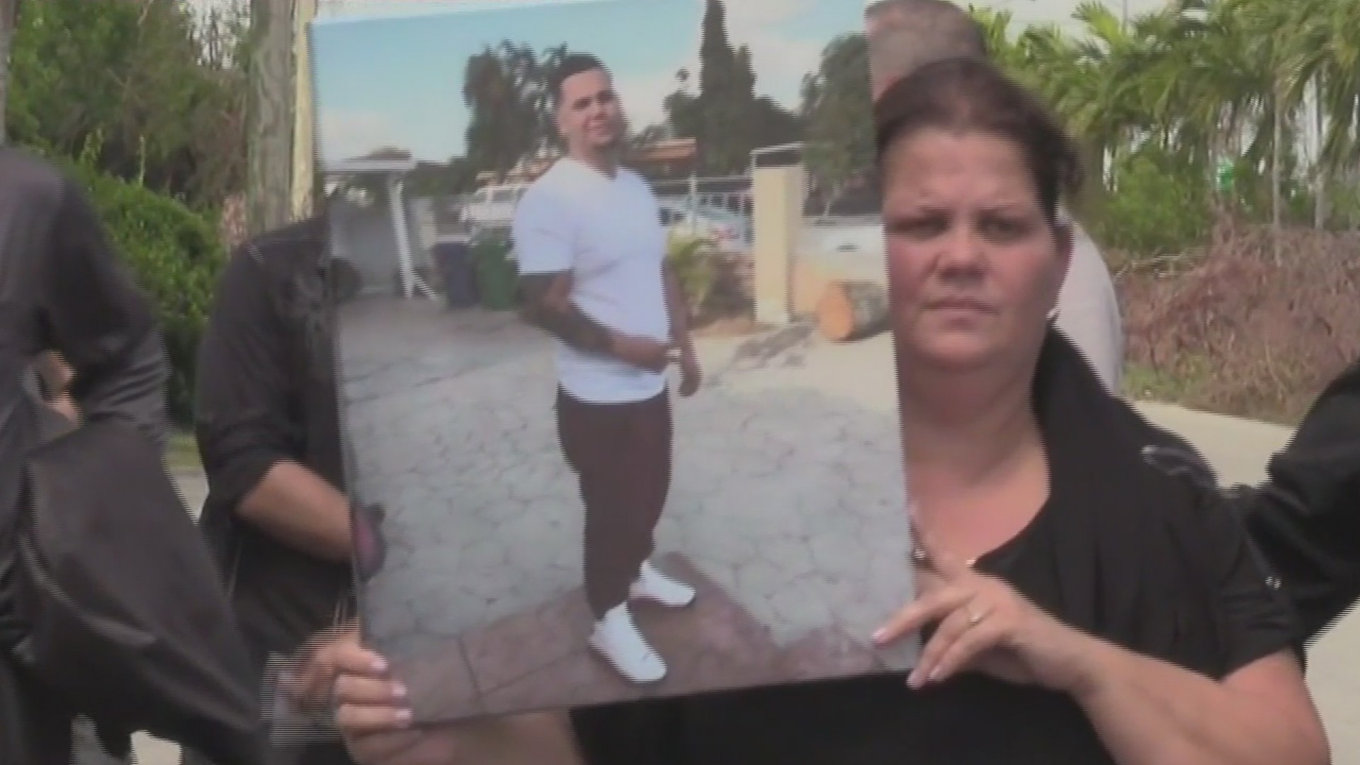 Entierran a Lester Machado, el joven que murió a manos de la policía de ...