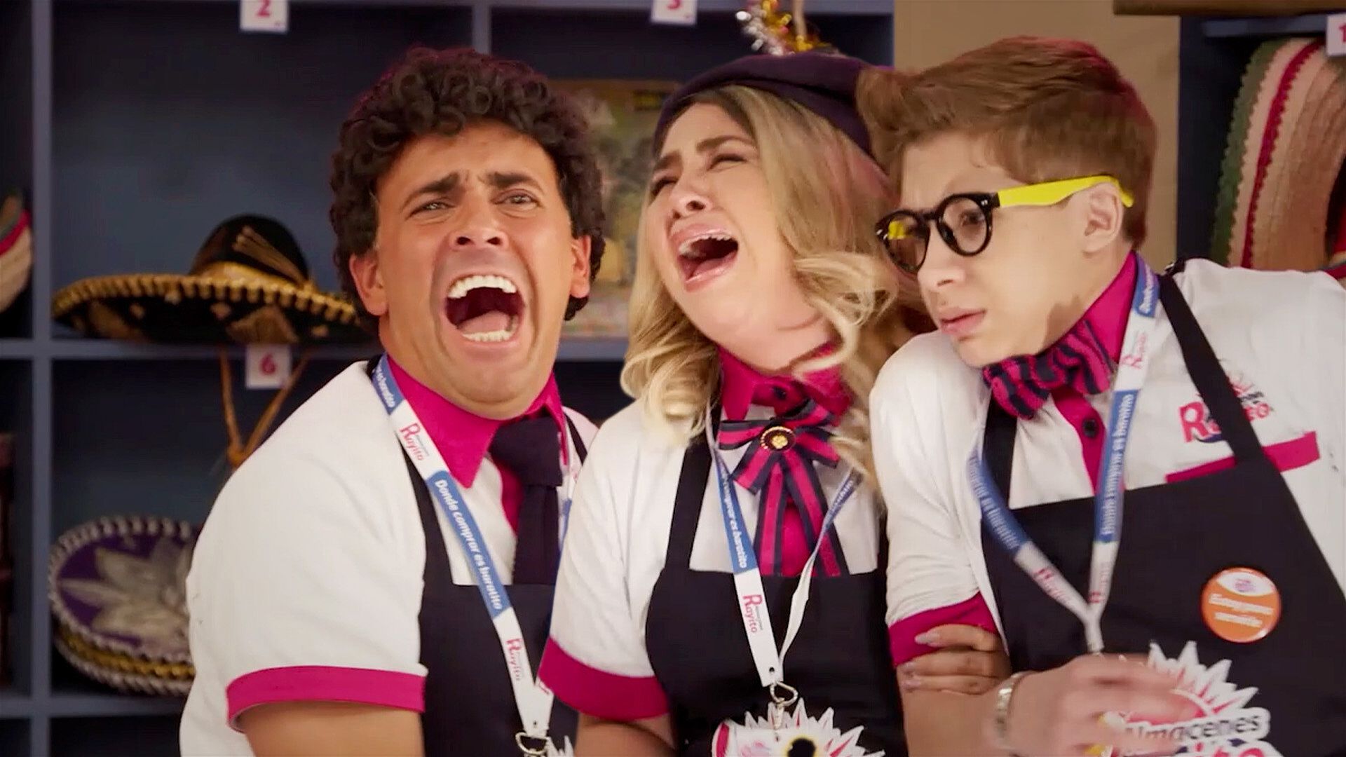 Gaby y Pluatrco pierden a su bebé en los Almacenes Rayito | Shows ¿TÚ ...