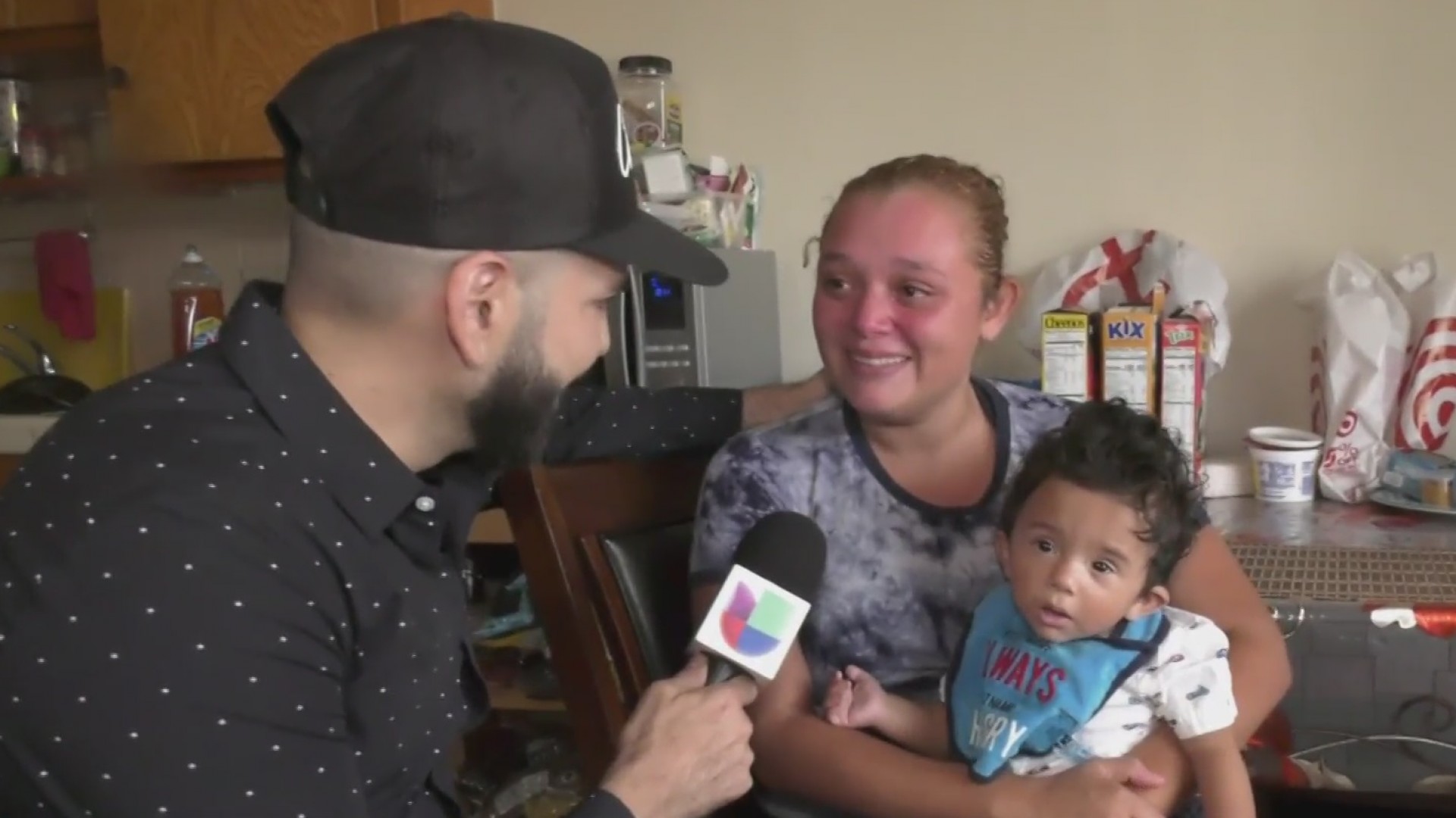 La sorpresa de Jomari Goyso a esta madre que lucha por salir adelante con su hijo, quien tiene ...