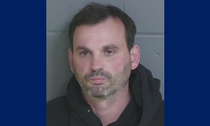 Cuatro años de cárcel a Nicholas Mitchell por meter hojas de afeitar en ...