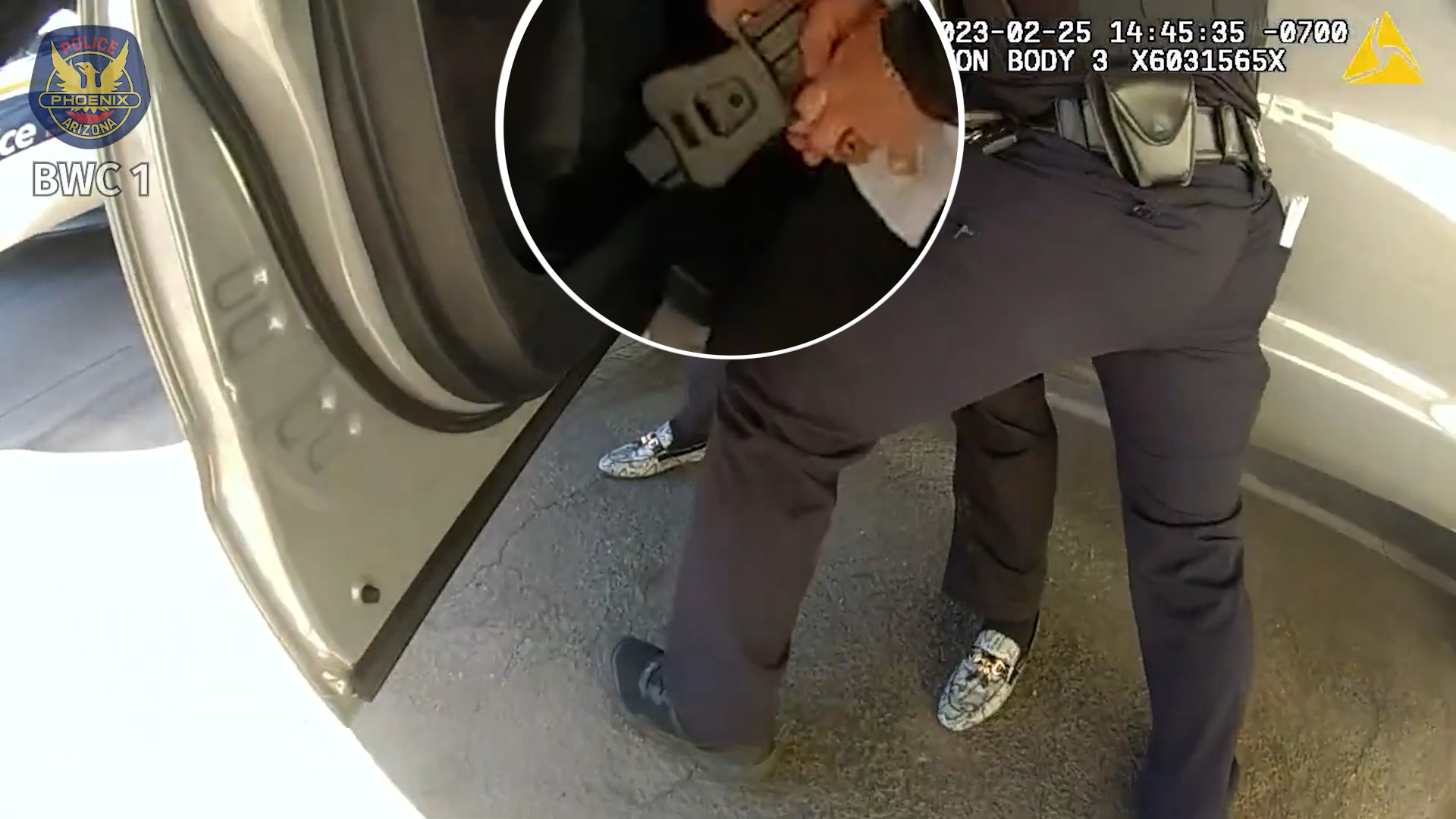 Sospechoso Con Arma En Mano Lucha Contra Un Policía Revelan Imágenes