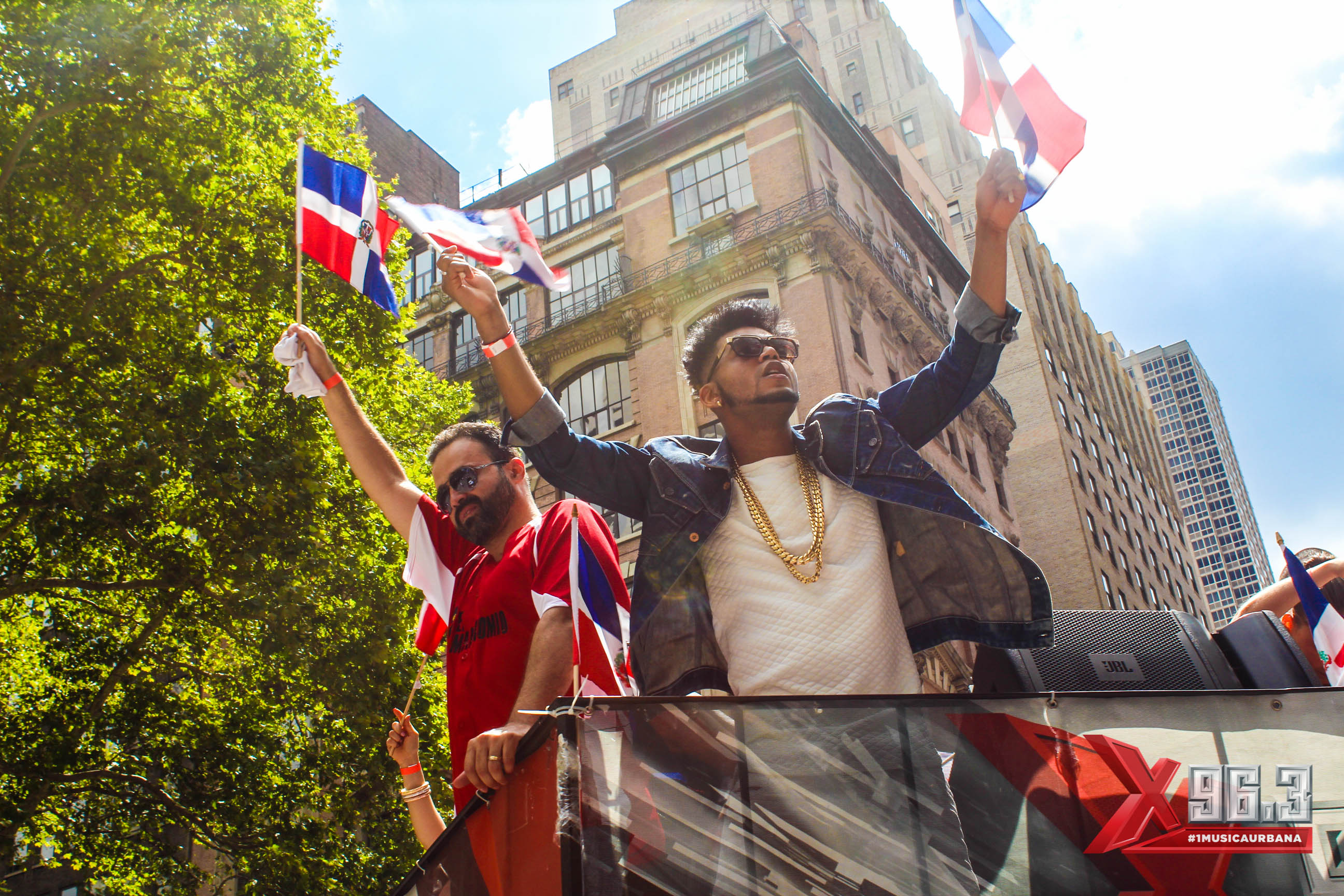 Se desborda el orgullo dominicano en la sexta avenida | Estaciones de ...