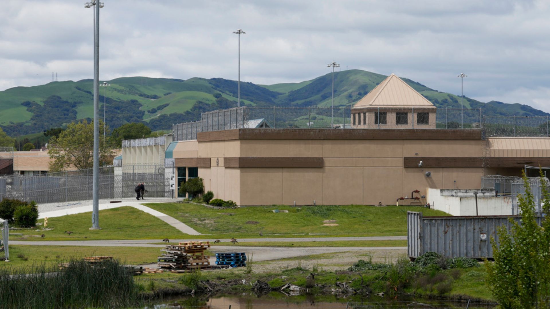 Juicio del exoficial de la cárcel de Dublín, Darrell Wayne Smith ...