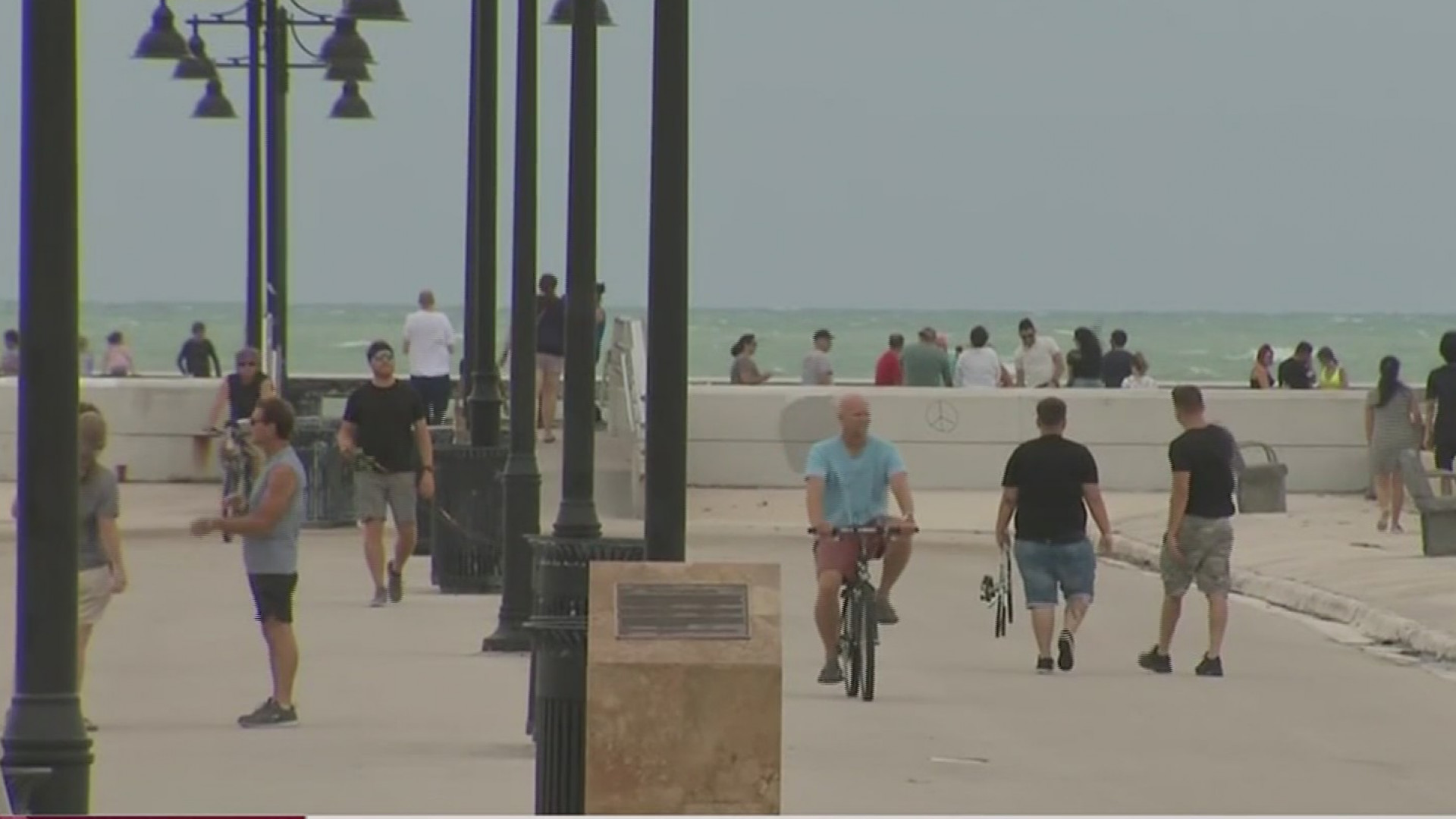 Habitantes y comerciantes en Cayo Hueso toman medidas ante la llegada ...