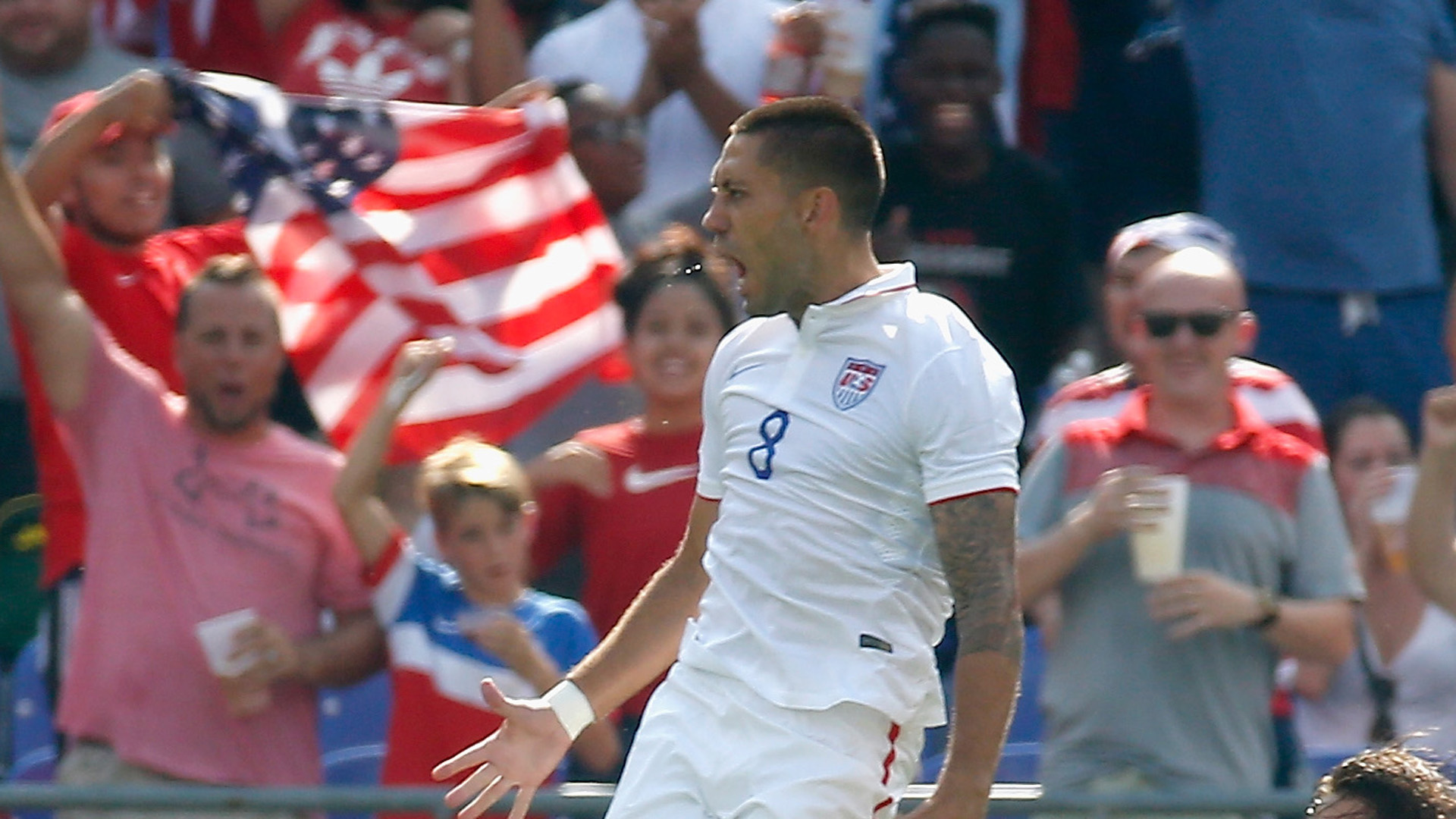 Clint Dempsey anota su primer hat trick con la selección de Estados ...