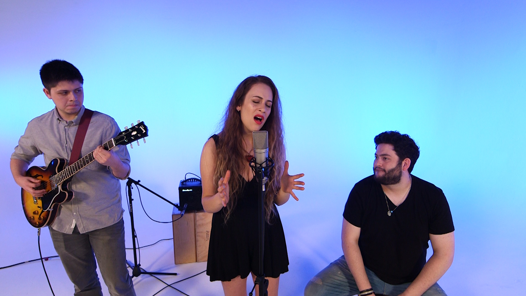 Delfina Cheb: 'De los días' (Immigrant Sounds) | Estaciones de Radio Música | Univision