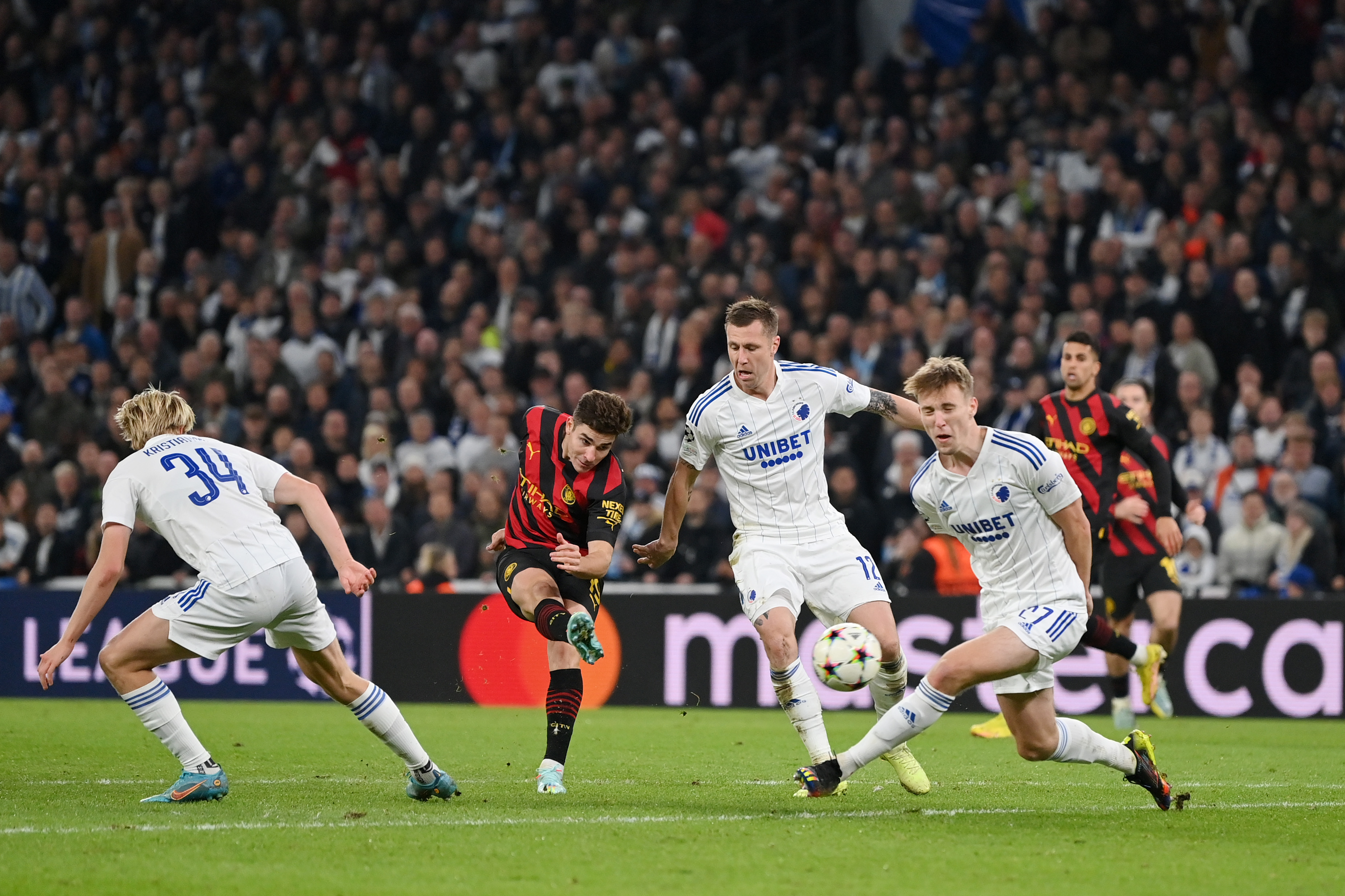 Galería de imágenes: Manchester City empata con Copenhague y Maccabi ...