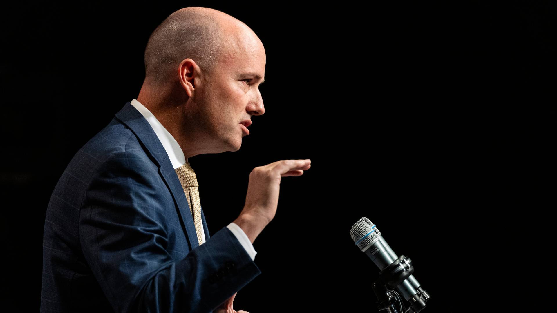 Gobernador de Utah promulga seis proyectos de ley contra la inmigración ...