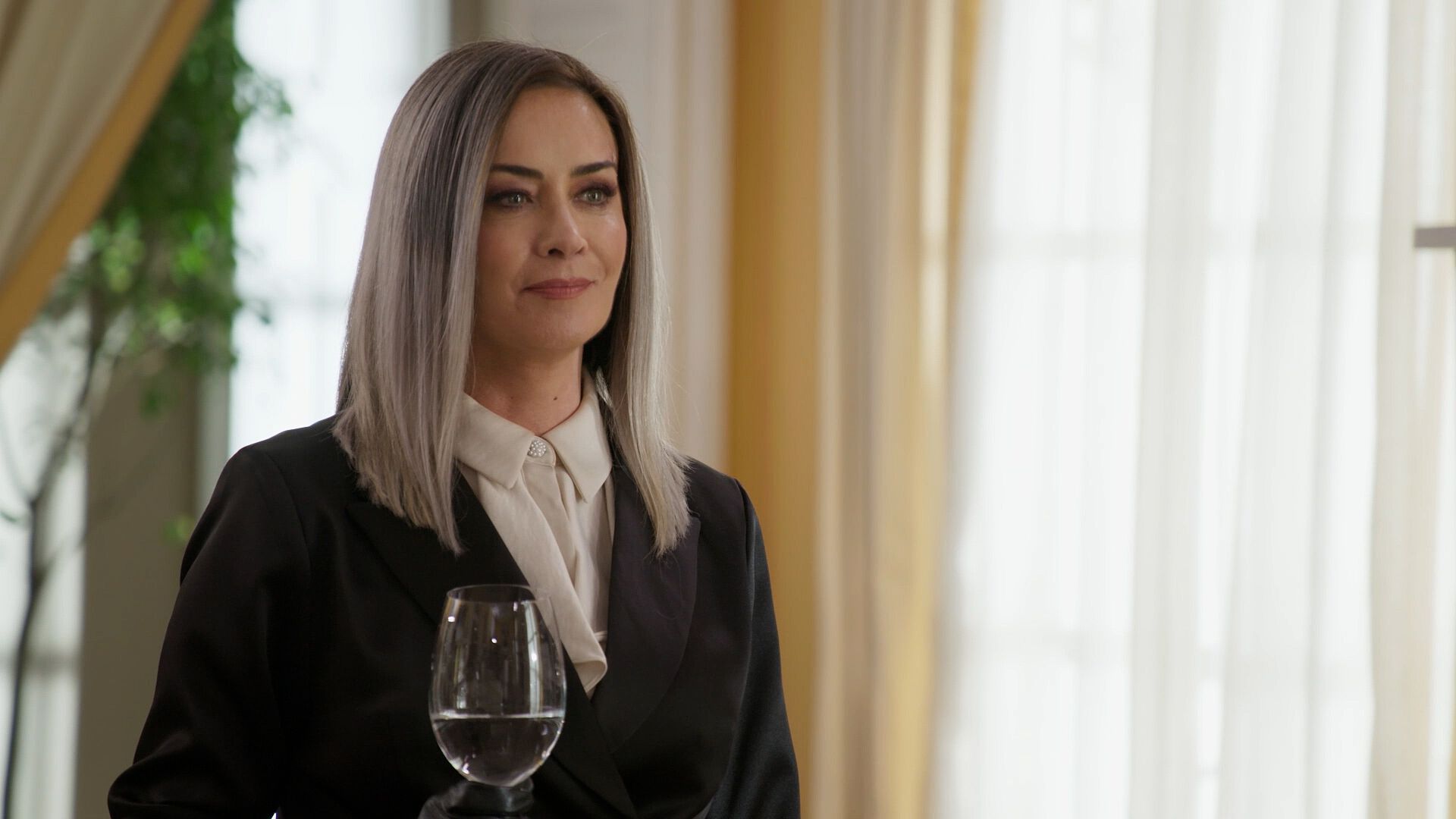 ¡Roberta pierde la razón y la belleza! | Shows Minas de Pasión | Las ...