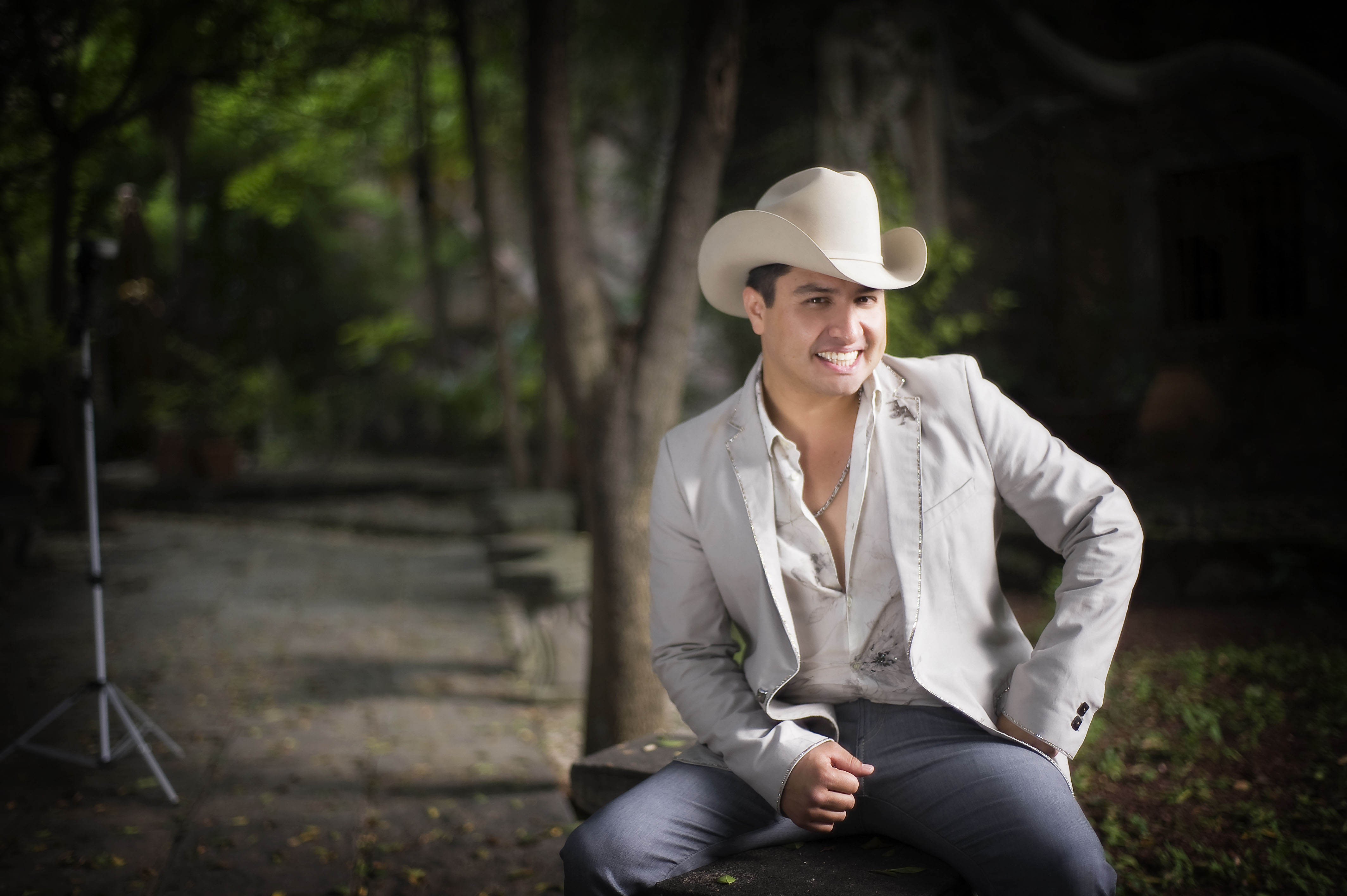 Julión agradecerá a sus fans con un concierto gratuito | Estaciones de ...