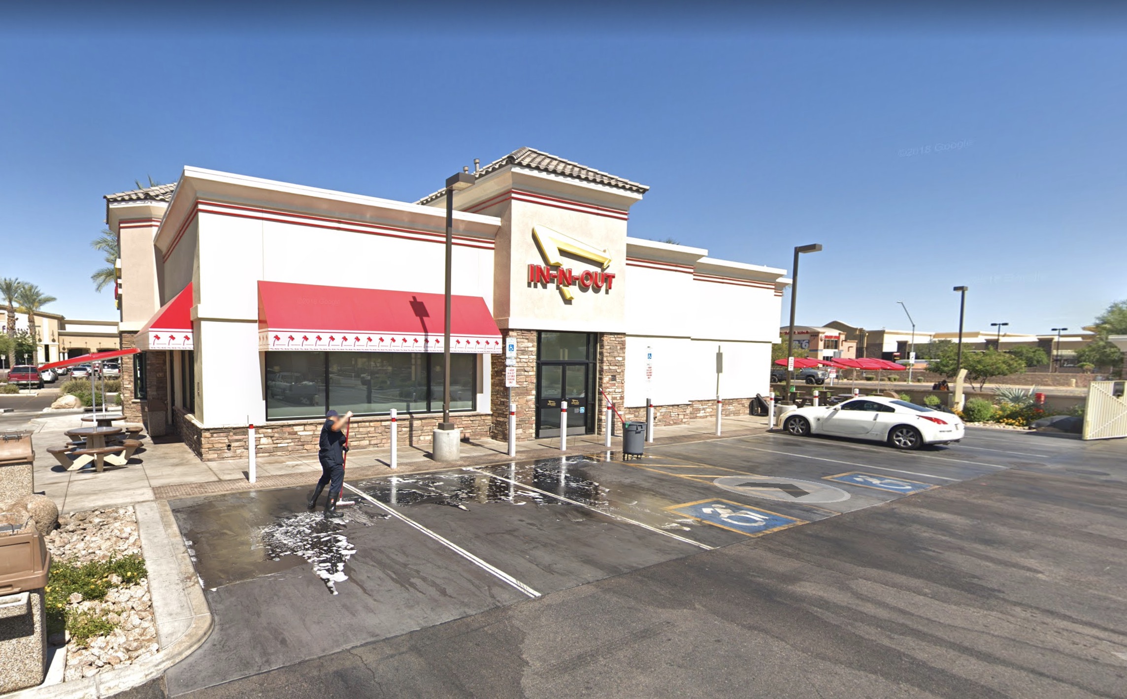 In-N-Out confirma que uno de sus empleados al oeste del valle da ...