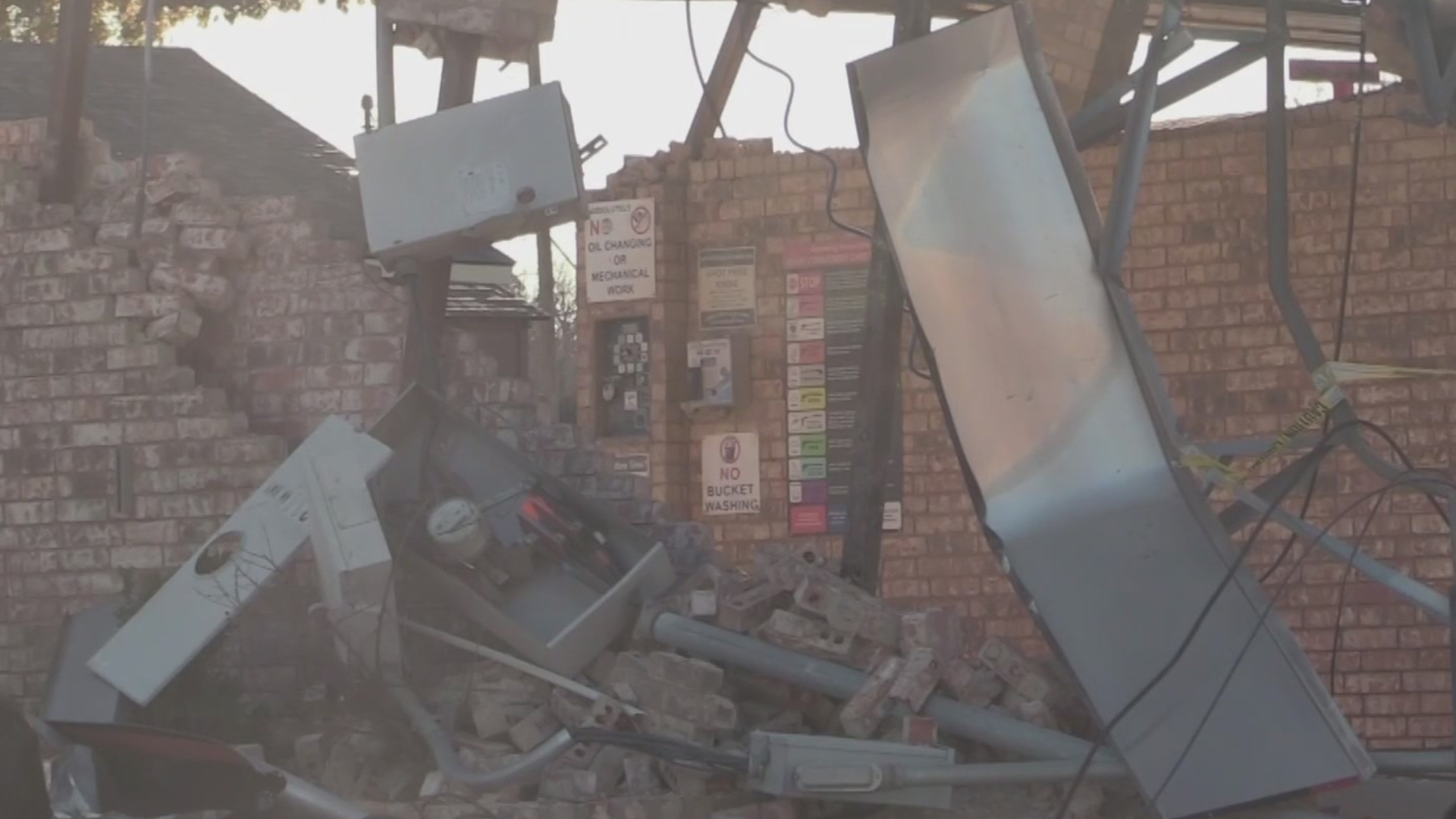 Así es el panorama en la ciudad de Grapevine tras el paso de un tornado ...