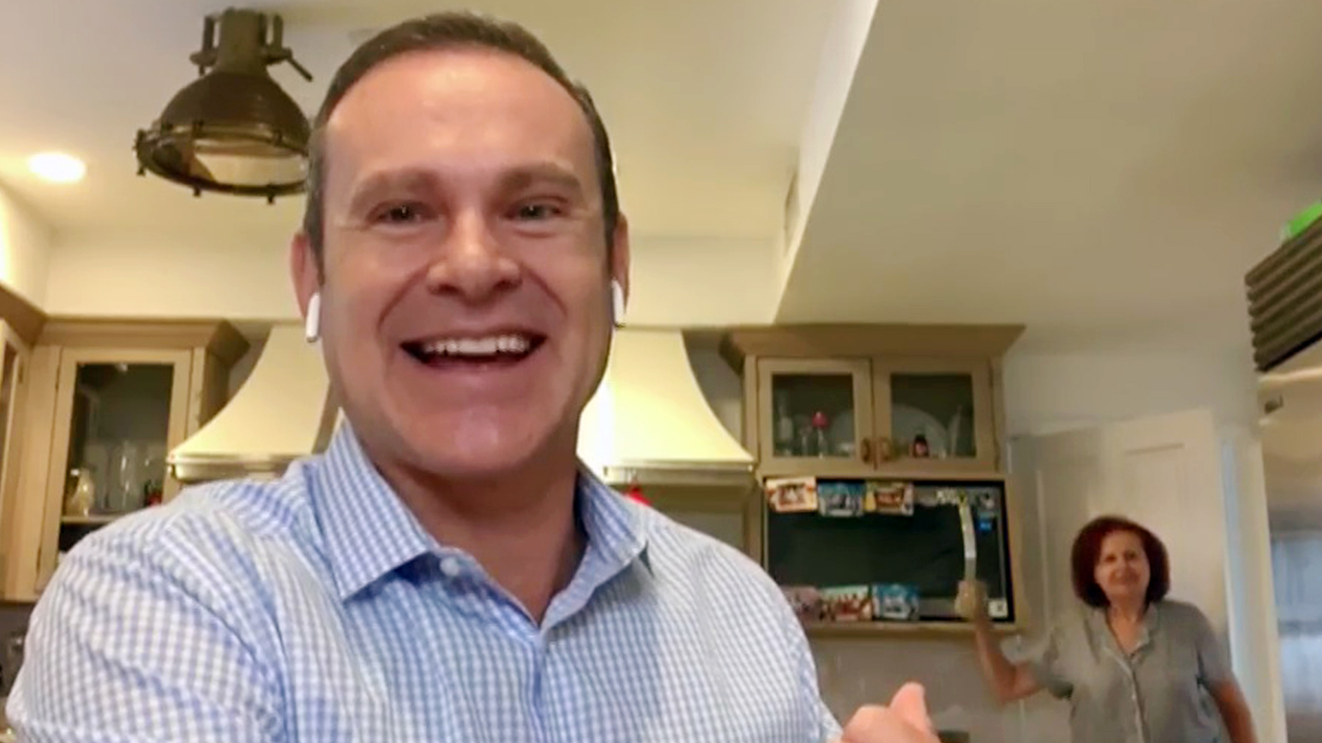 "¡Maaadreeee!": Alan Tacher invita por sorpresa a su mamá a salir en ...