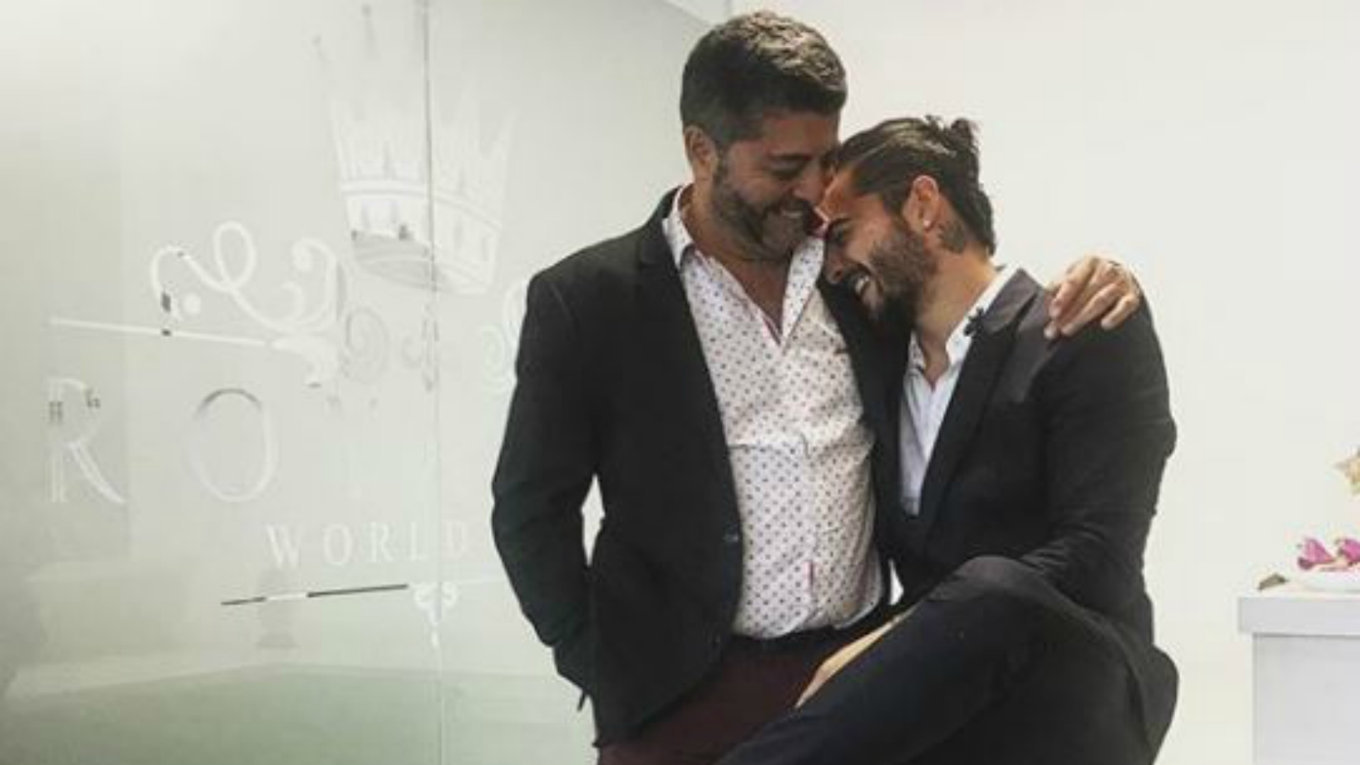 Maluma festeja en familia (y por adelantado) el cumpleaños de su padre ...