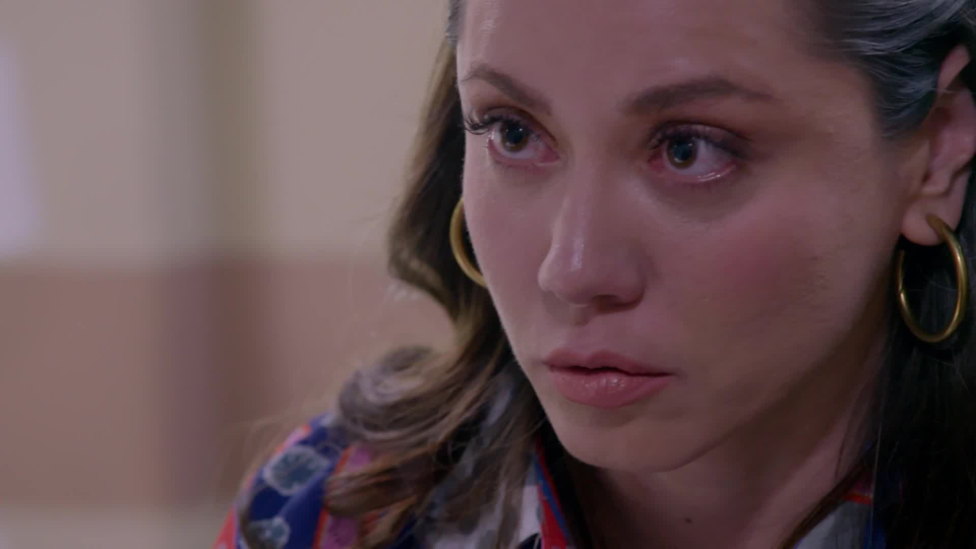 La Rosa de Guadalupe: Natalia trata de echar abajo el plan de Esperanza ...