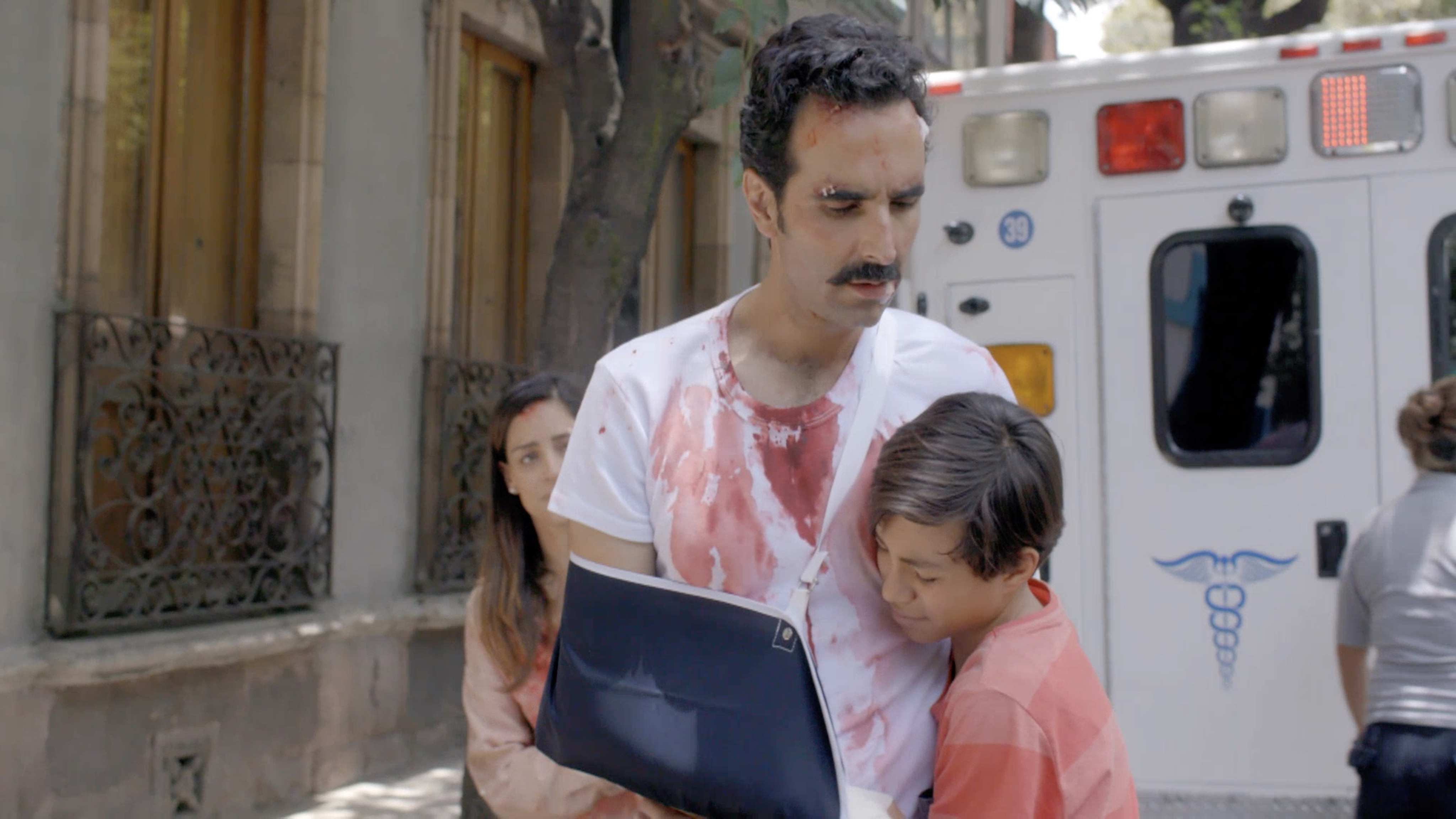 'El Chino' transmigra en el cuerpo de Beltrán Camacho | Shows Amar a muerte | Las Estrellas