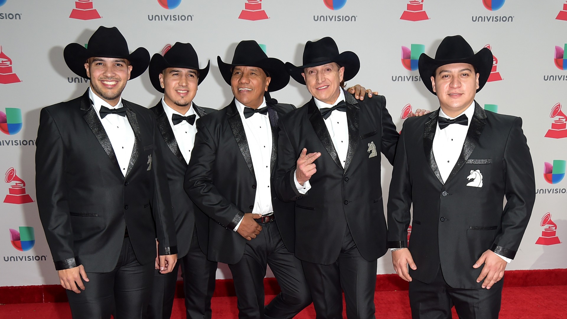 Preparando tamales, así celebró el grupo 'Bronco' la Independencia de ...