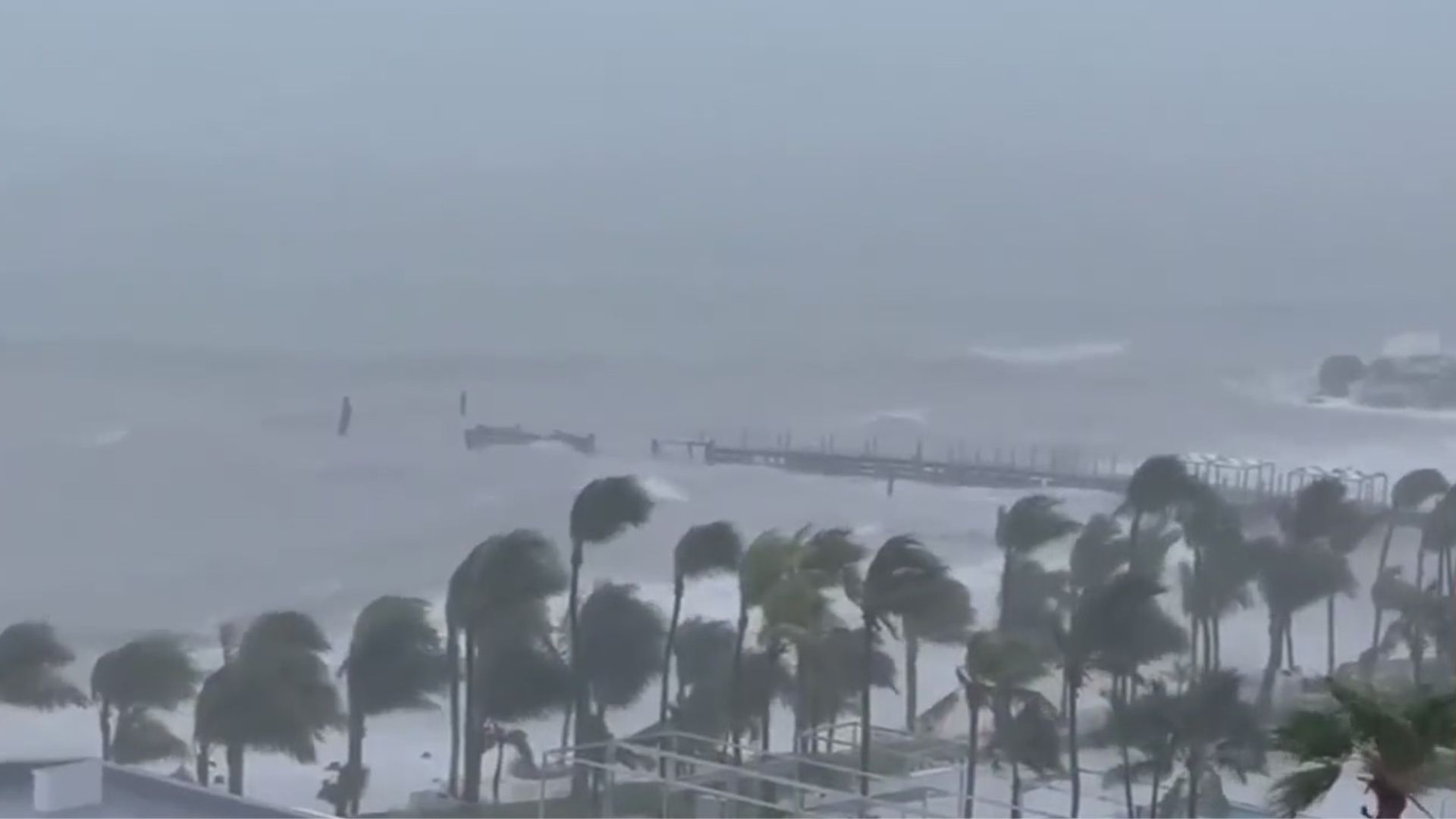 A esta hora se espera que el huracán Helene toque tierra en Florida ...