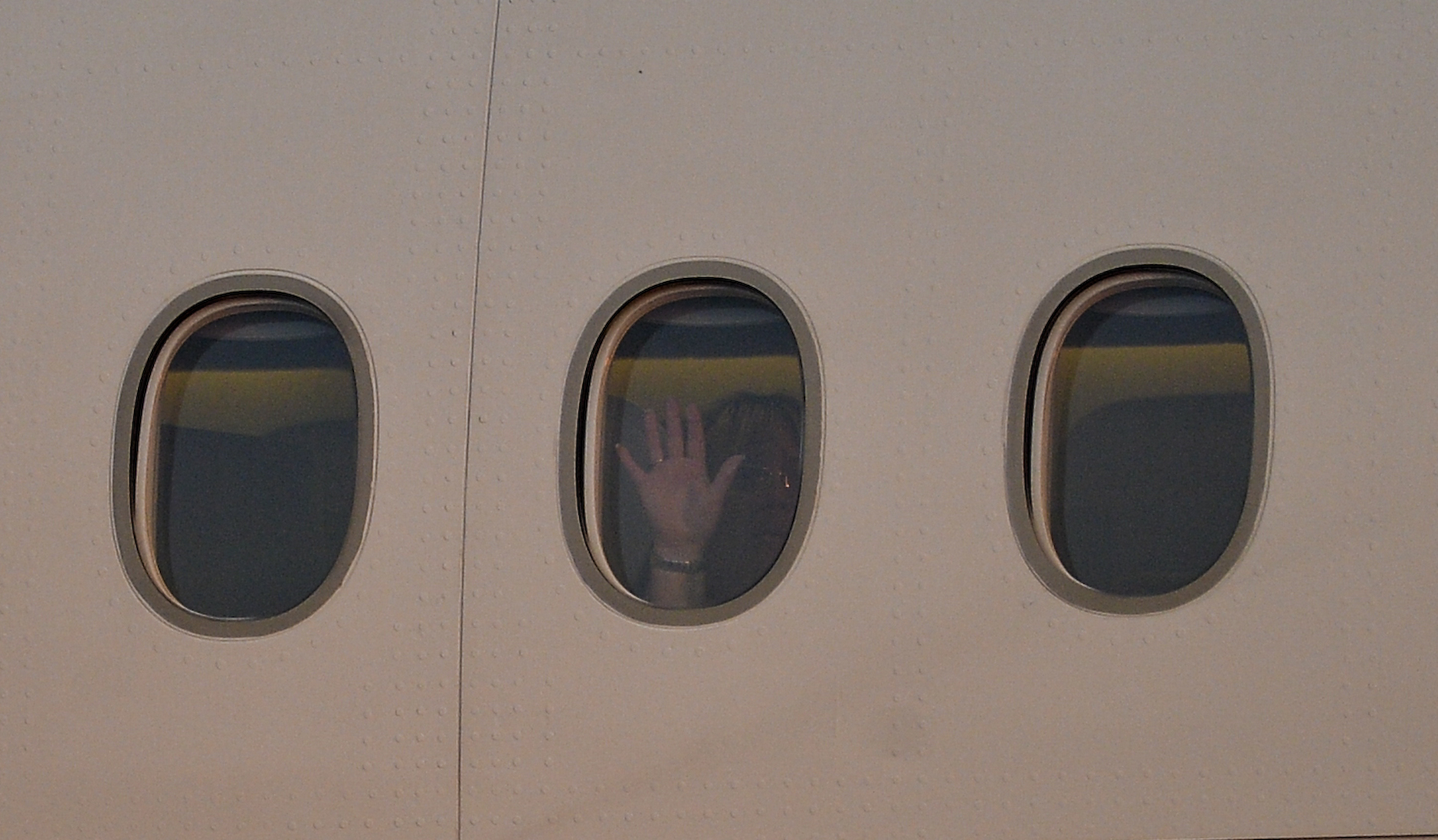 What is behind the wave of Cubans escaping to the island on flights via ...