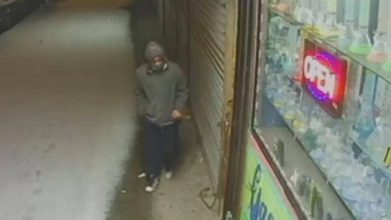 Jermain Rigueur, trabajador de Woodhull Medical Center en Brooklyn ...