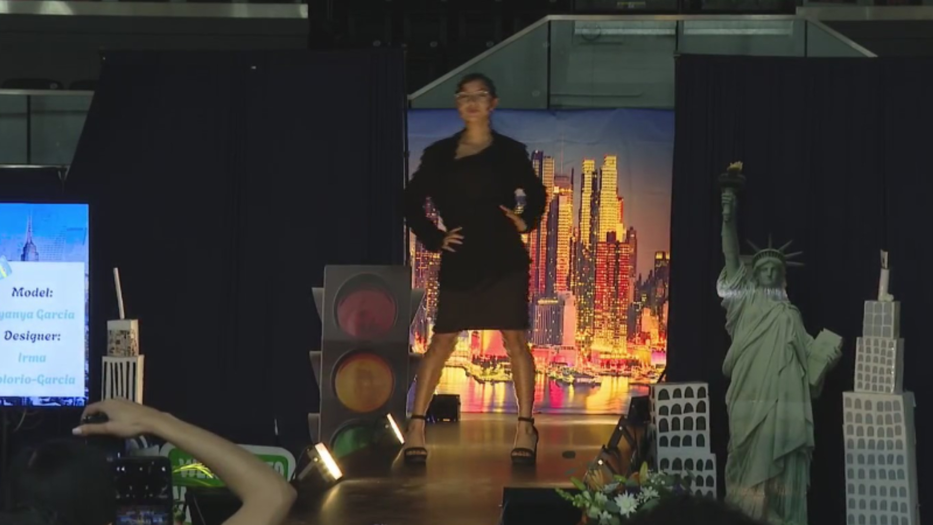 Así fue la pasarela creada por estudiantes de Merced High School ...