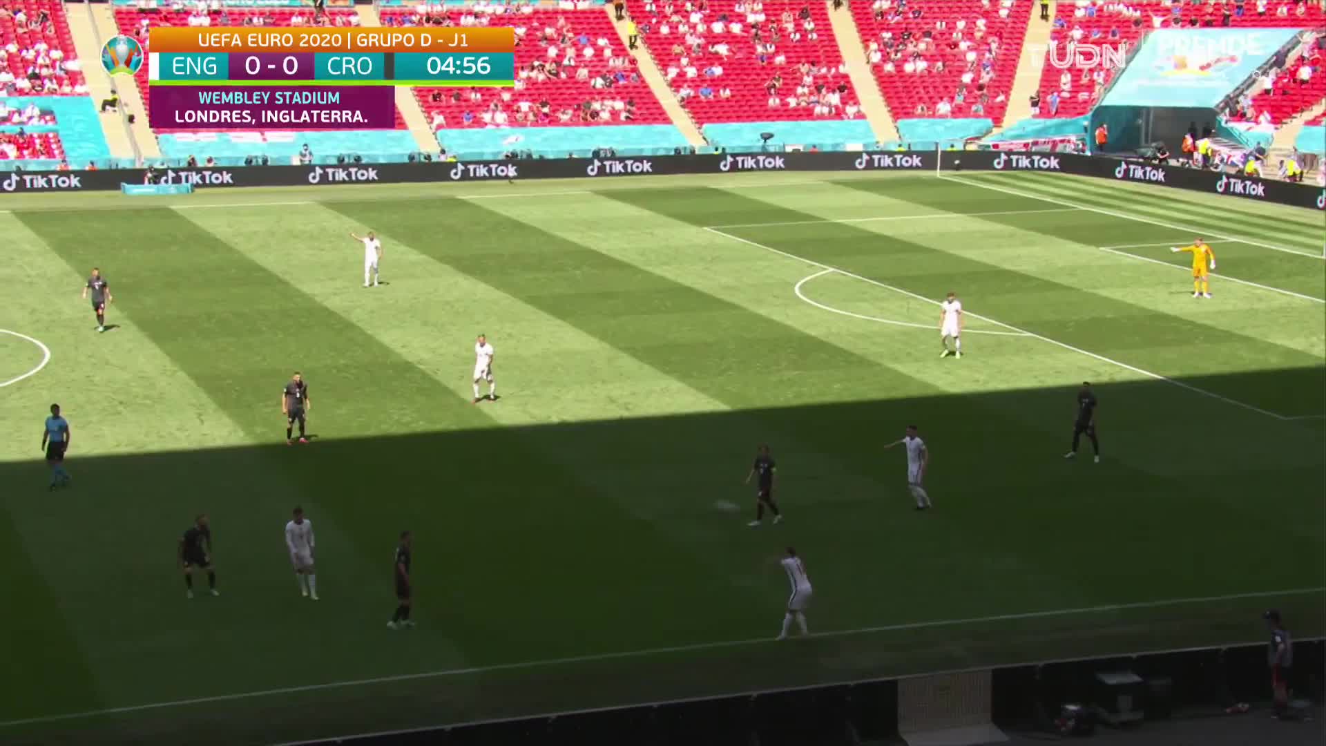 ¡CERCA! Phil Foden disparó que se estrella en el poste. | Deportes UEFA ...