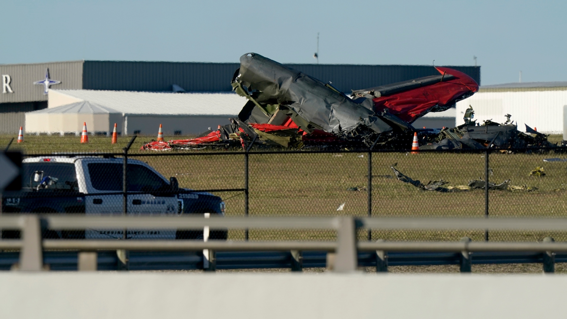 Seis Muertos Deja El Choque De Dos Aviones Militares Históricos Durante
