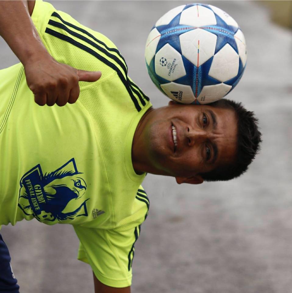 El "Soccer-Man" rompe récord en Brooklyn al correr 5 kilómetros ...