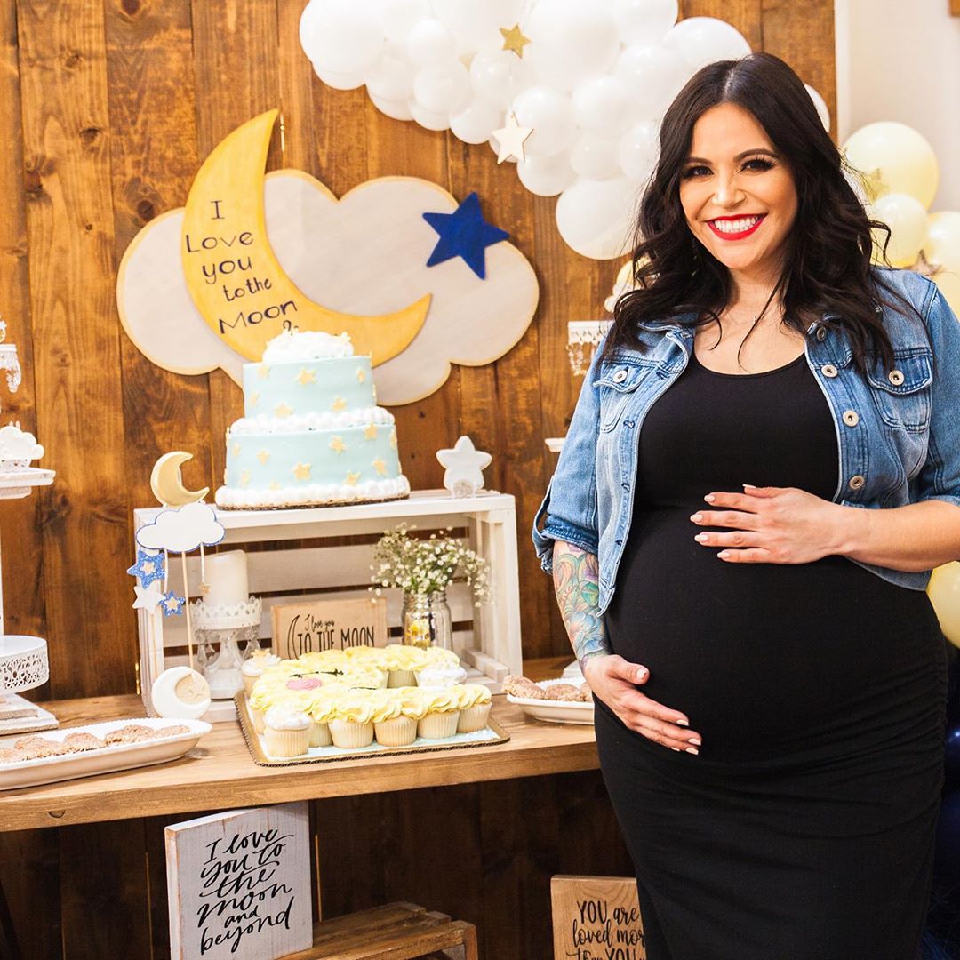 Jacqie, hija de Jenni Rivera, celebra su baby shower en la recta final ...