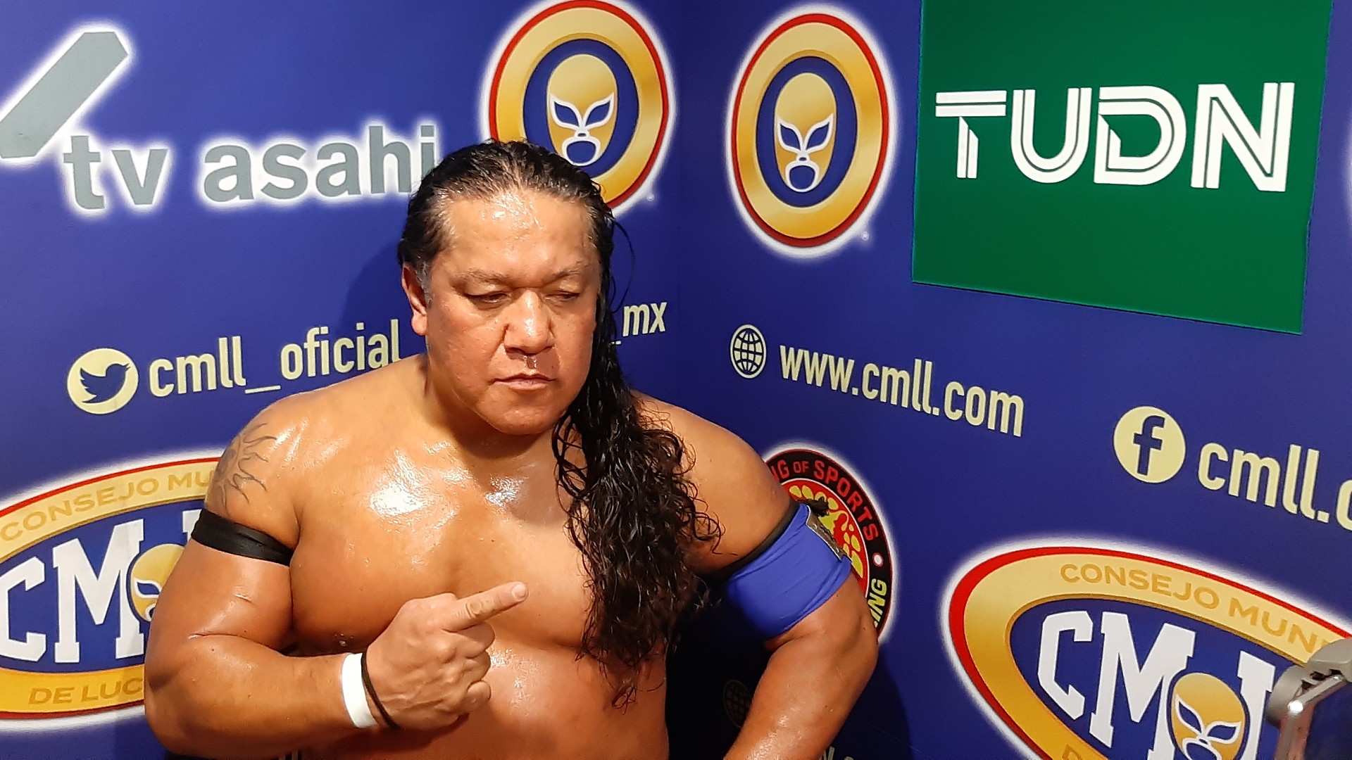 Felino no perdona la traición del Cavernario | Deportes Lucha Libre ...