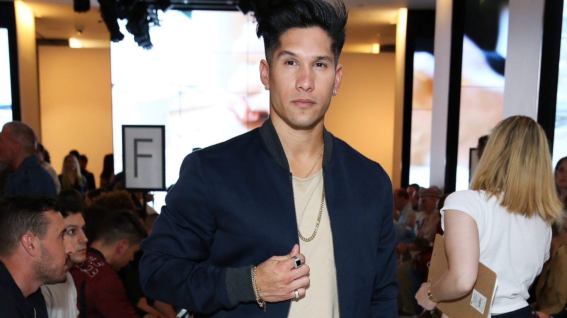 Cantante Chyno Miranda, embajador latino en la semana de la moda para ...