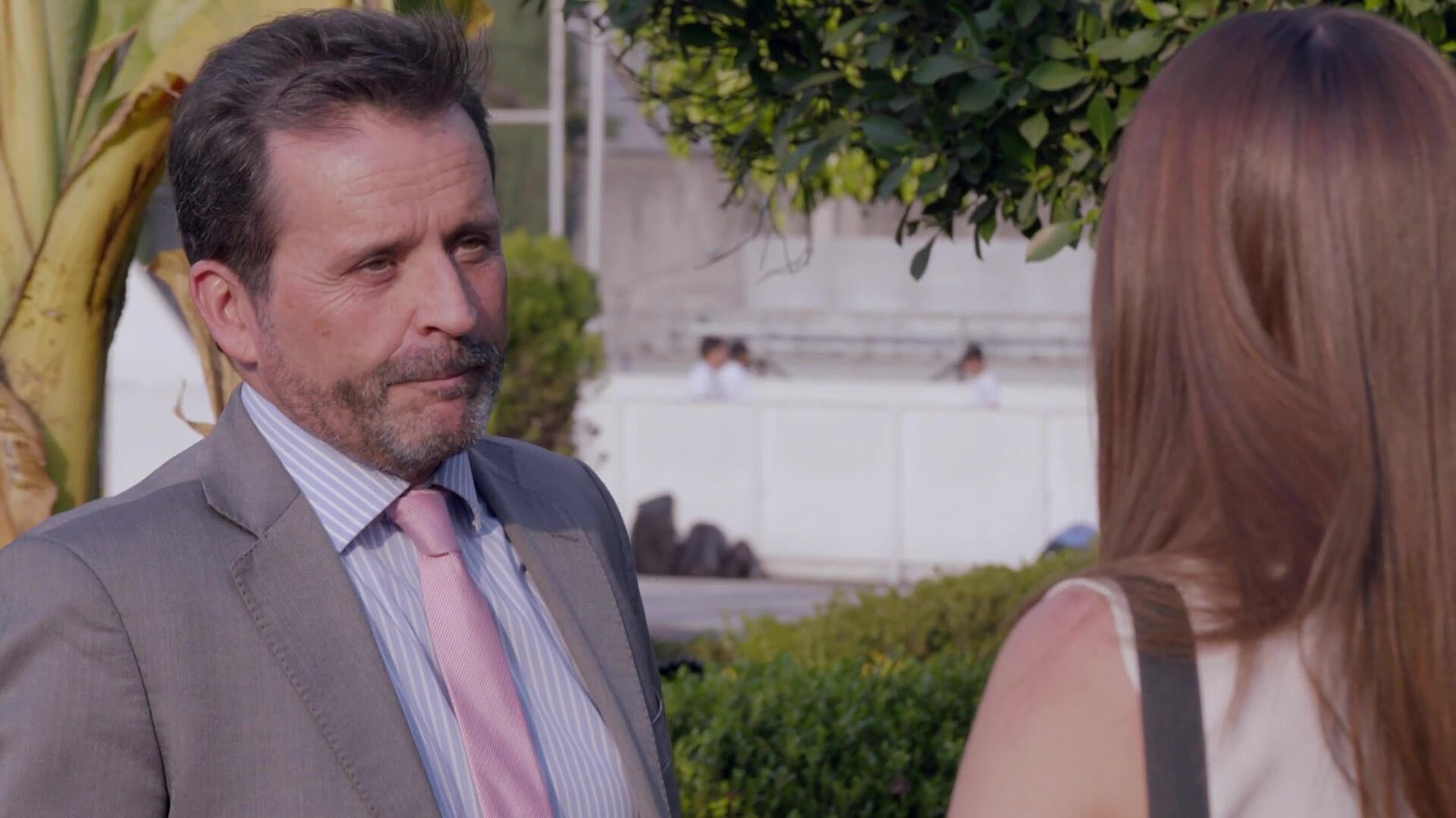 Como dice el dicho: Gregorio está empeñado en menospreciar a su hija ...