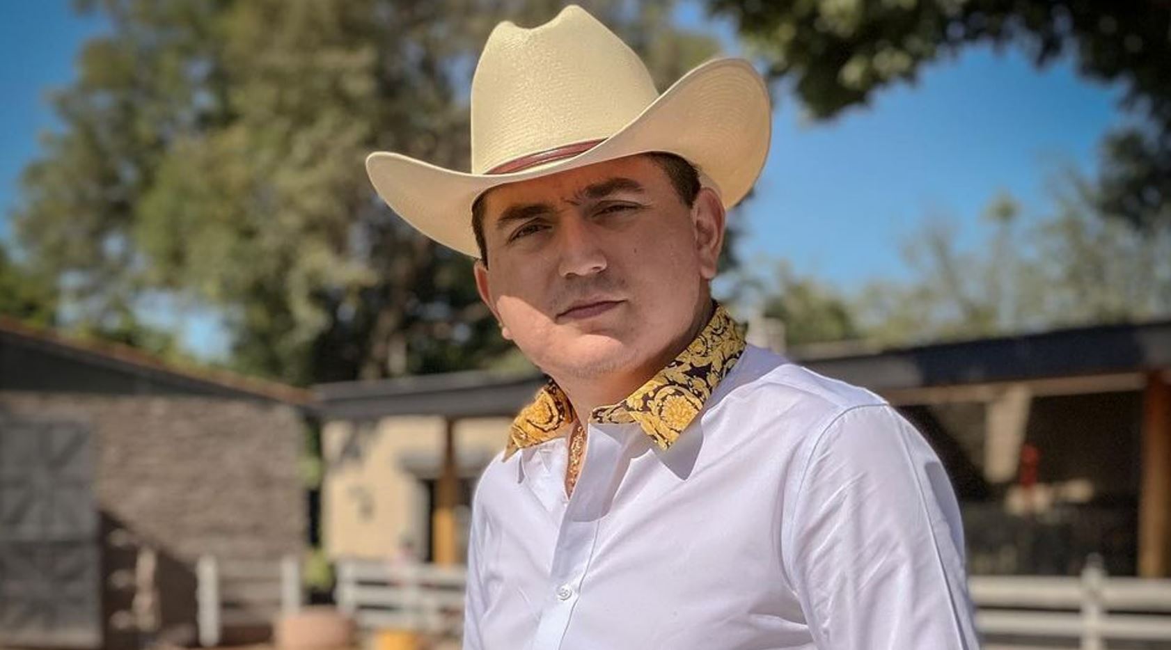 César Sánchez, de Los Plebes del Rancho, imita a Valentín Elizalde ...
