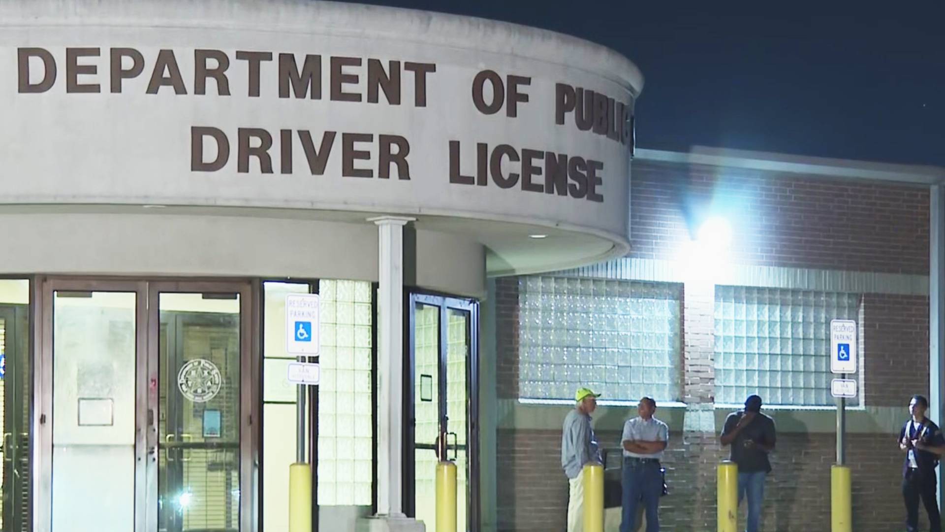 DPS reabre las oficinas para las licencias de conducir en Texas | Video ...