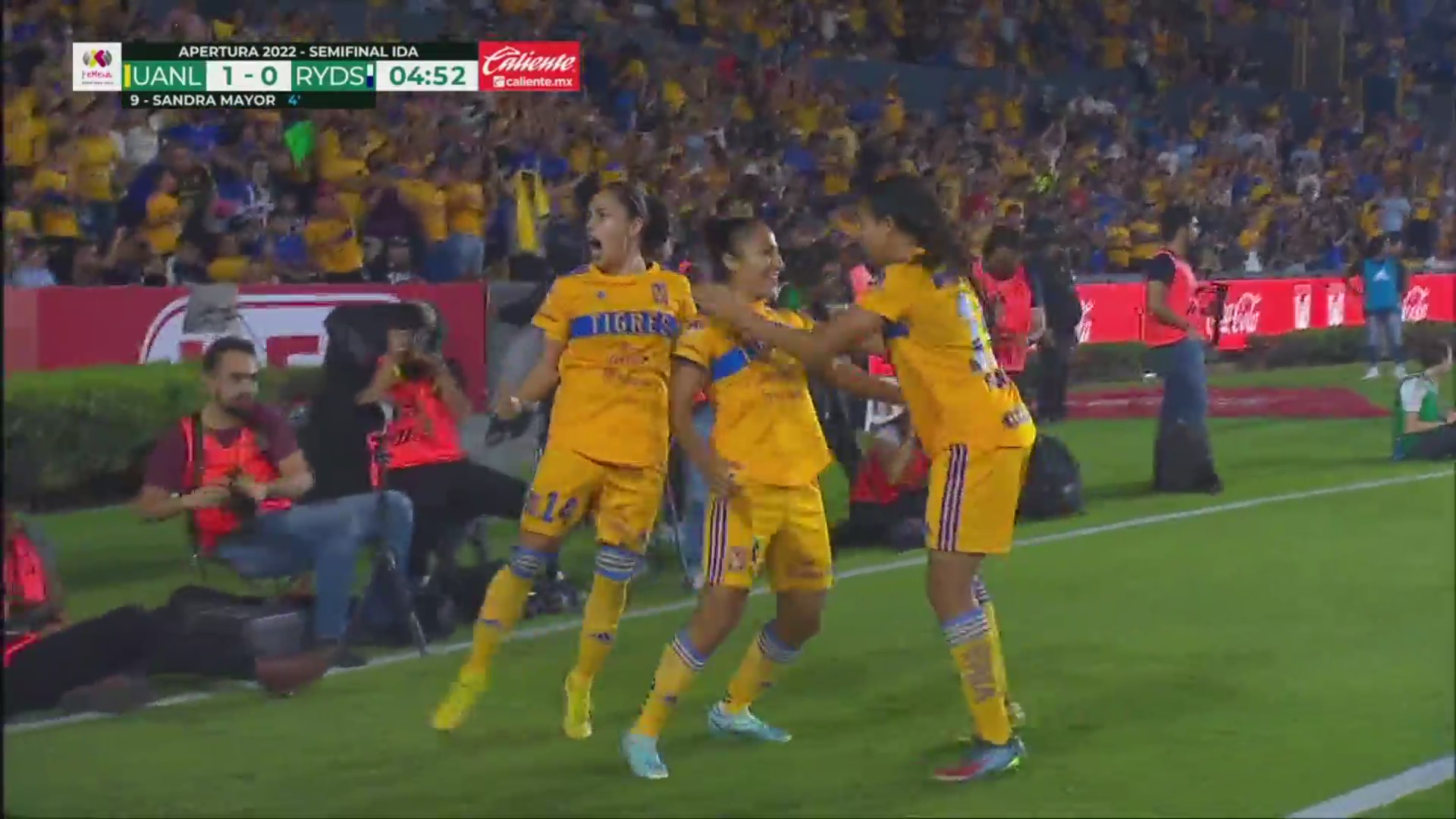 ¡Explota el ‘Volcán’! Stephany Mayor contrarremata y clava el 1-0 de ...